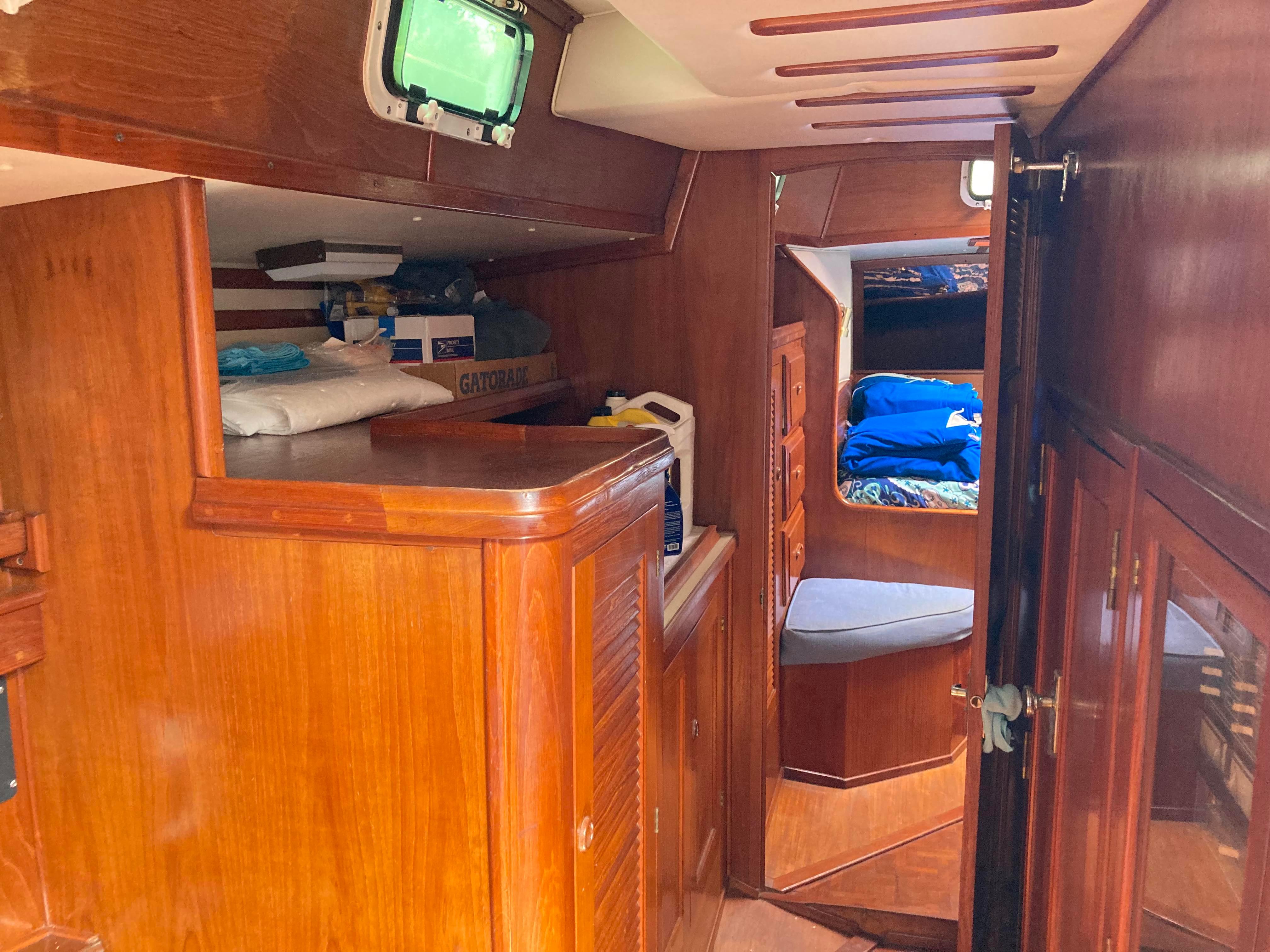 1985 Endeavour 40 Center Cockpit Cruiser for sale - YachtWorld