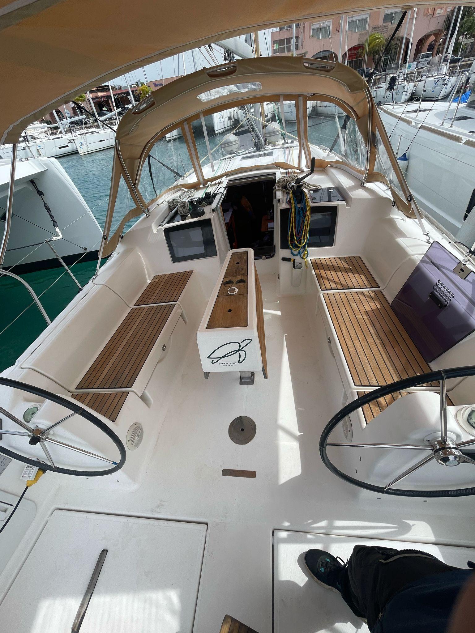 2017 Dufour 382 Racer/Cruiser for sale - YachtWorld