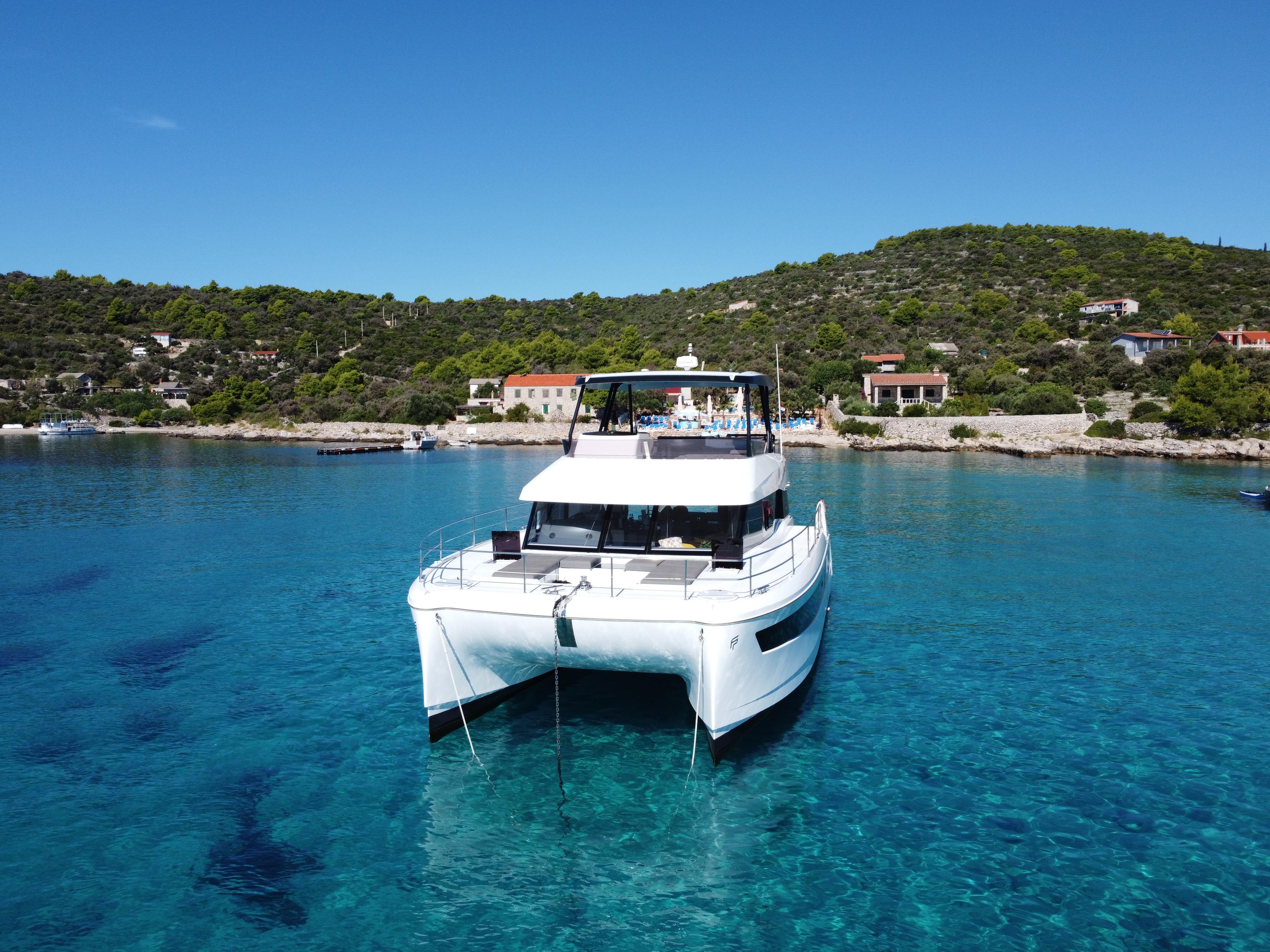 2022 Fountaine Pajot MY6 Power Catamaran for sale - YachtWorld