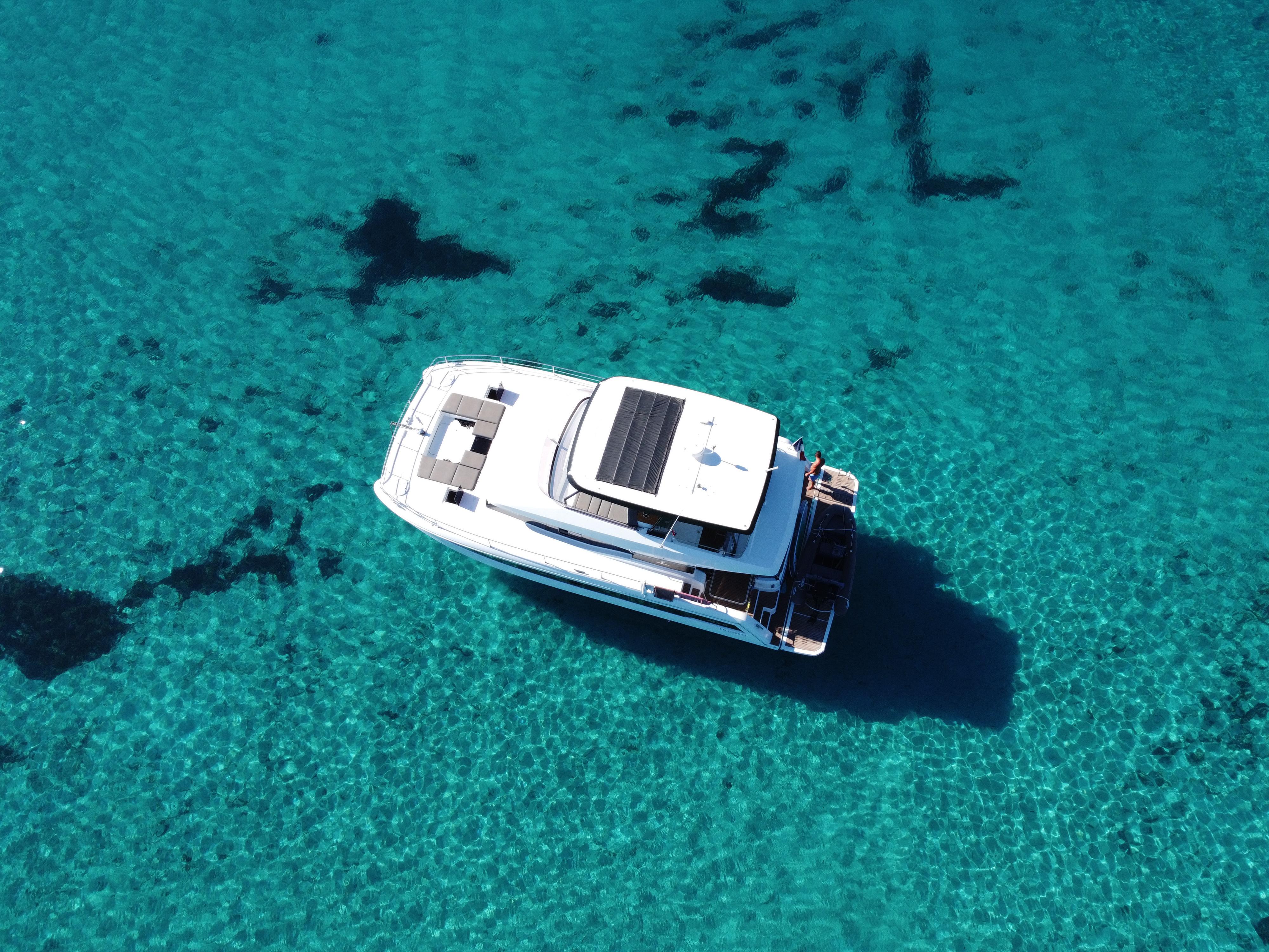 2022 Fountaine Pajot MY6 Power Catamaran for sale - YachtWorld