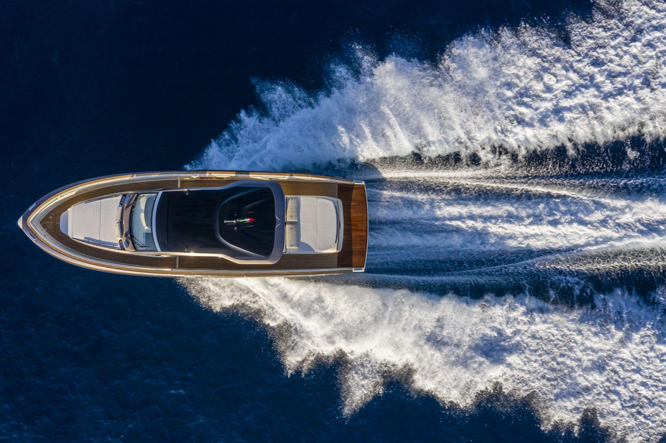 2025 Invictus TT 460 Cruisere til salgs- YachtWorld