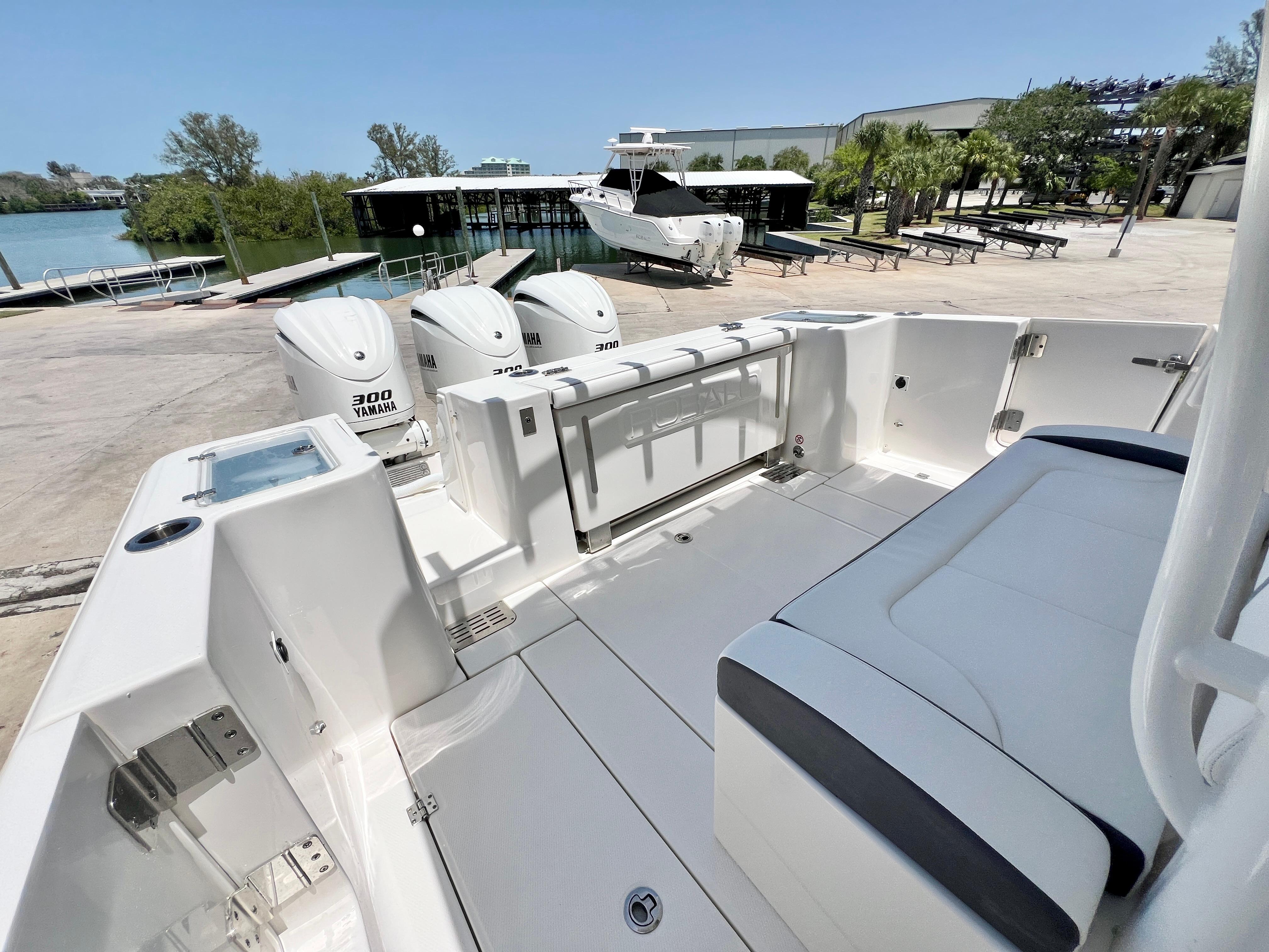 2021 Robalo R360 Center Console Center Console for sale - YachtWorld
