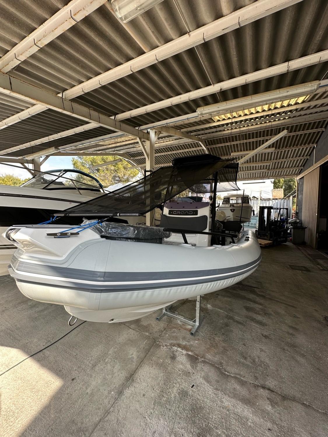 Grand Drive Line D600 Lux Neu in Var ( 83 ) - iNautia