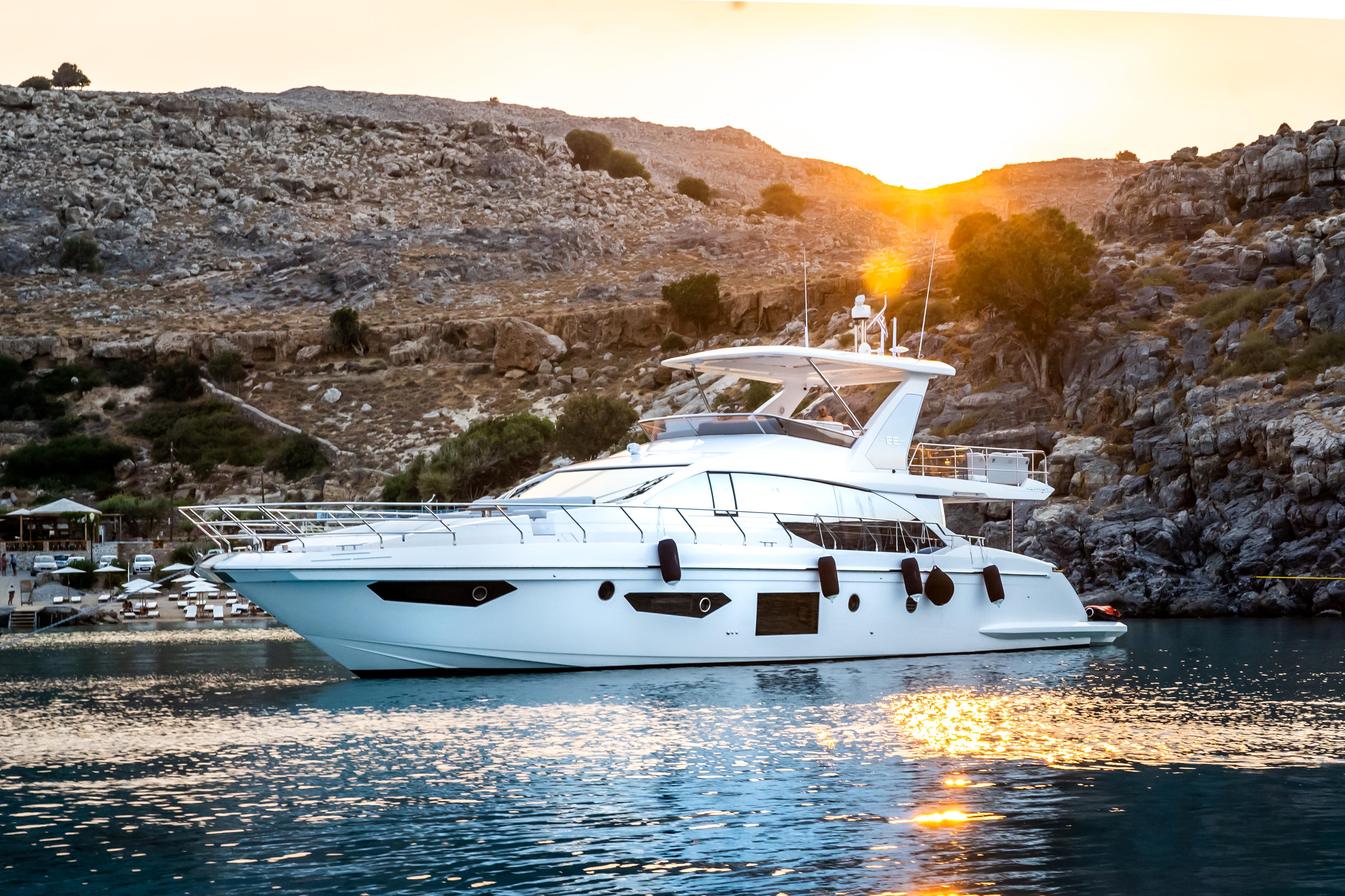 Azimut 66 | 2021 | 21m | Boatshop24