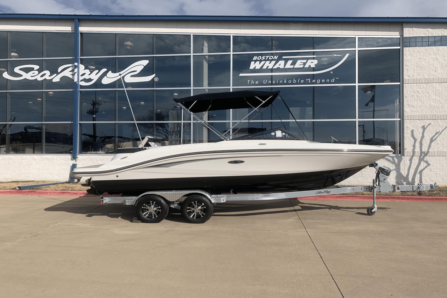 2023 Sea Ray SPX 210 Runabout for sale - YachtWorld