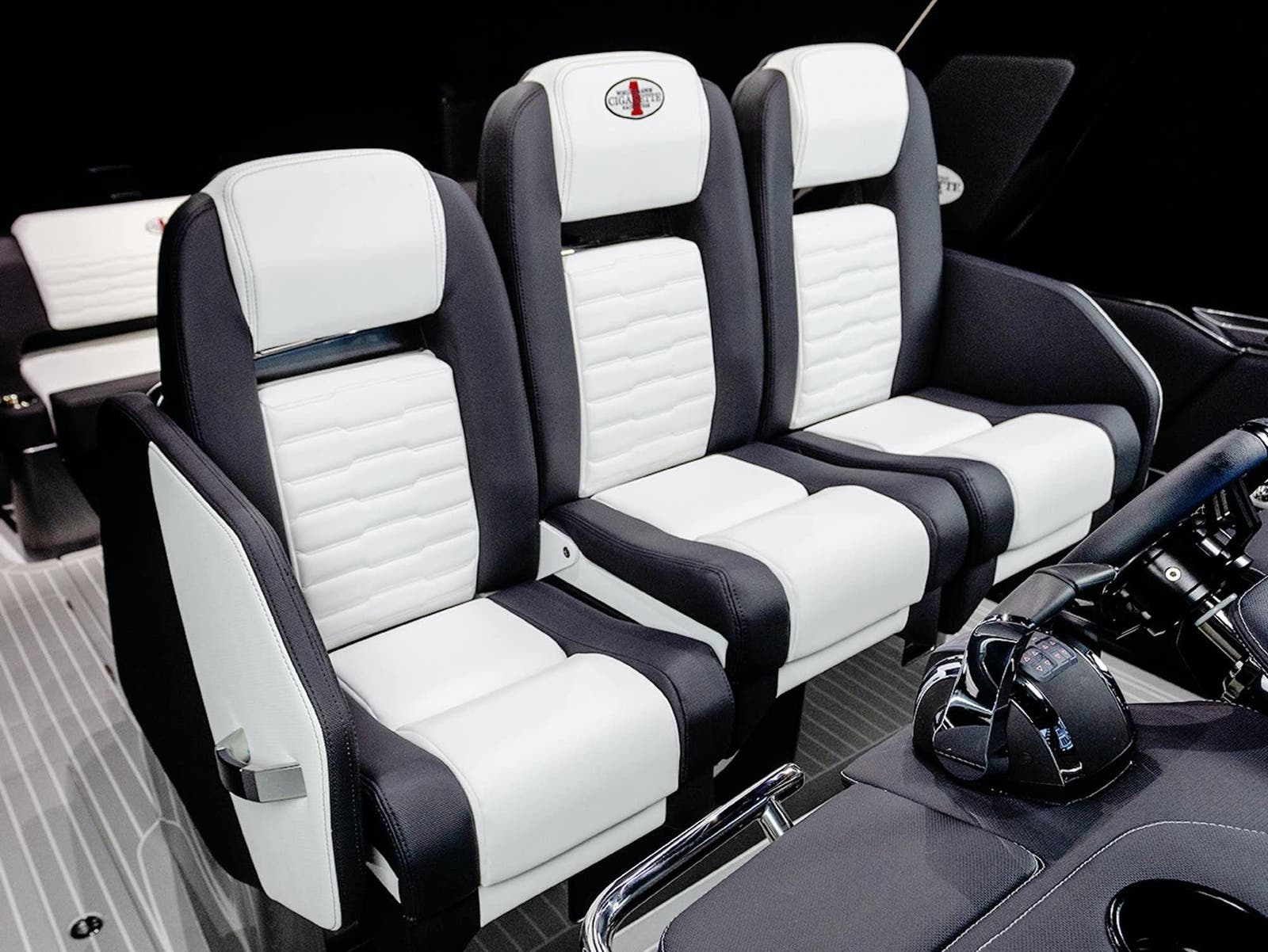 2025 Cigarette 42 Auroris Center Console for sale - YachtWorld