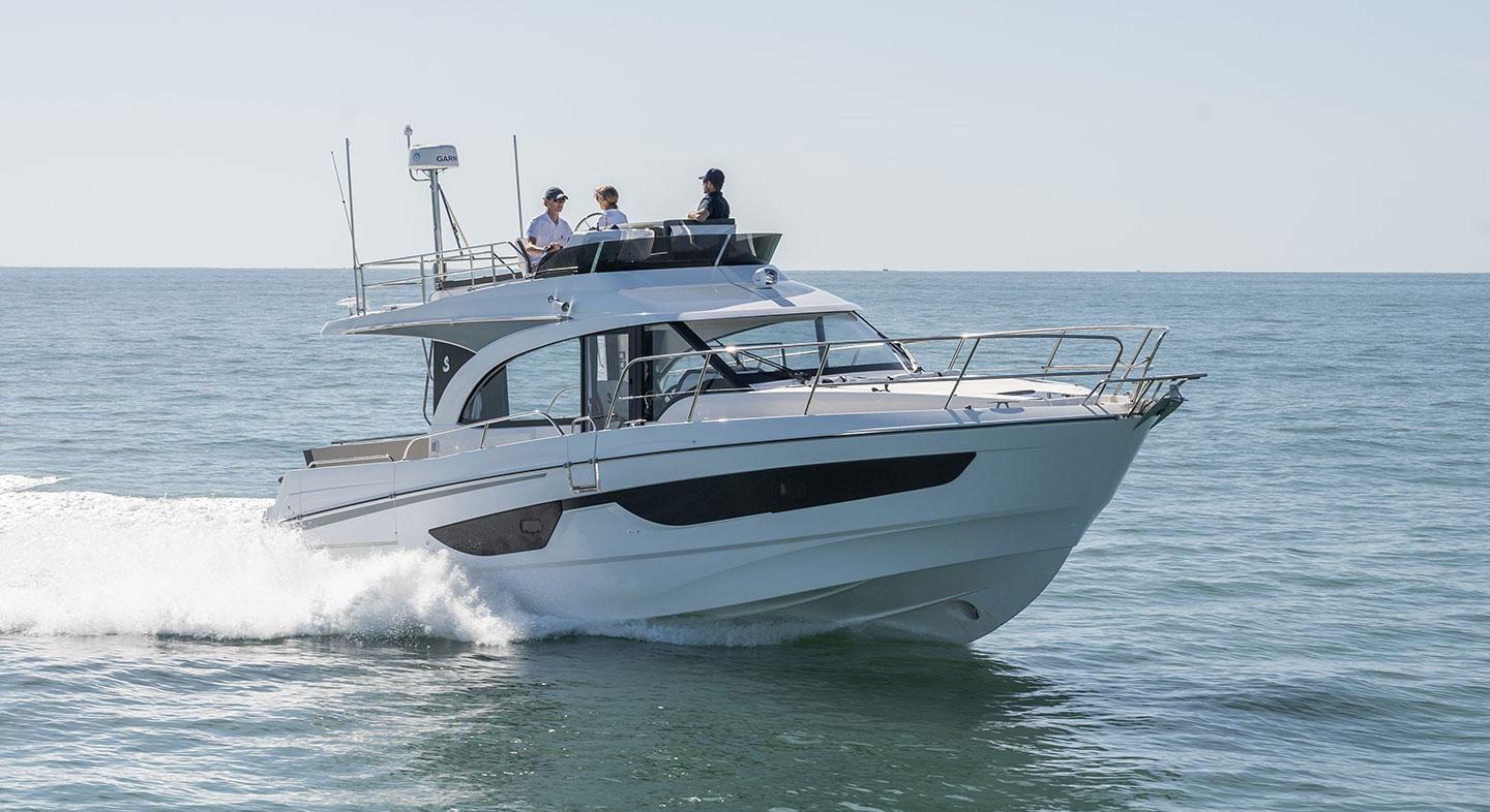 New Beneteau Antares 11 FLY OB in 56 - Morbihan - iNautia