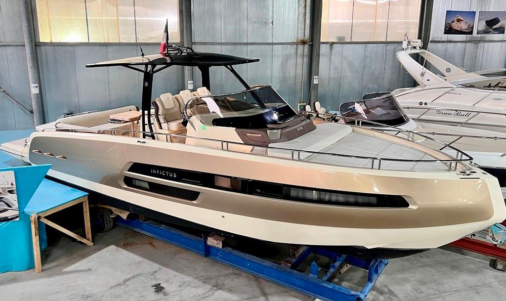 Invictus Invictus 370 GT | 10m | 2021 | Boats and Outboards