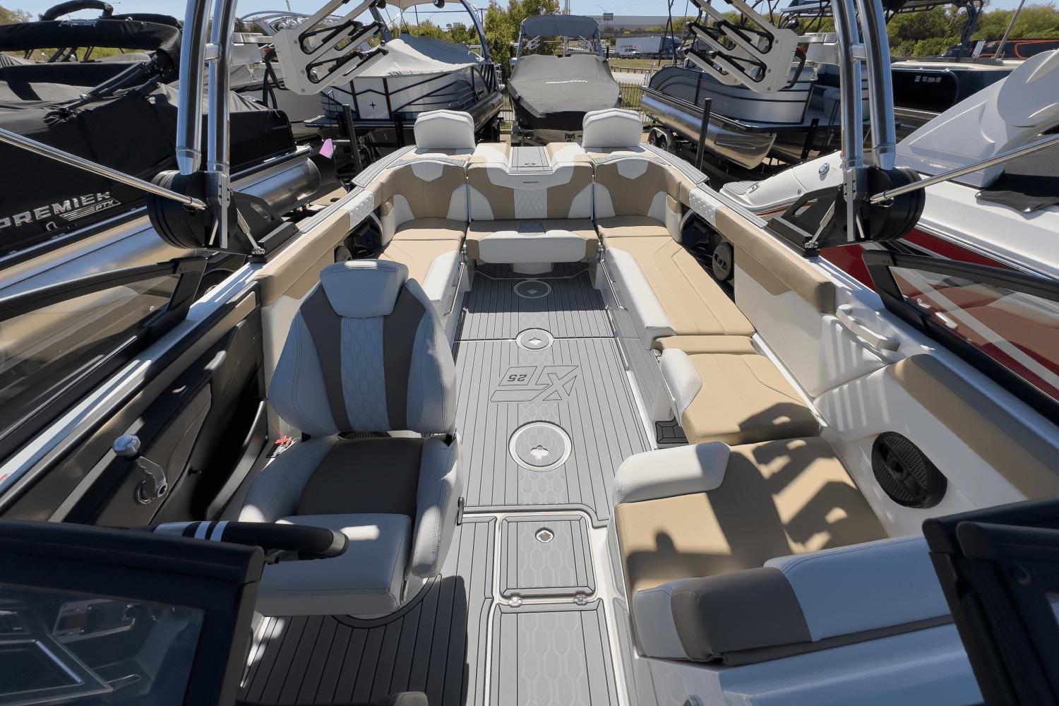 2024 MasterCraft XT25 Bateaux ski nautique/wakeboard à vendre - YachtWorld