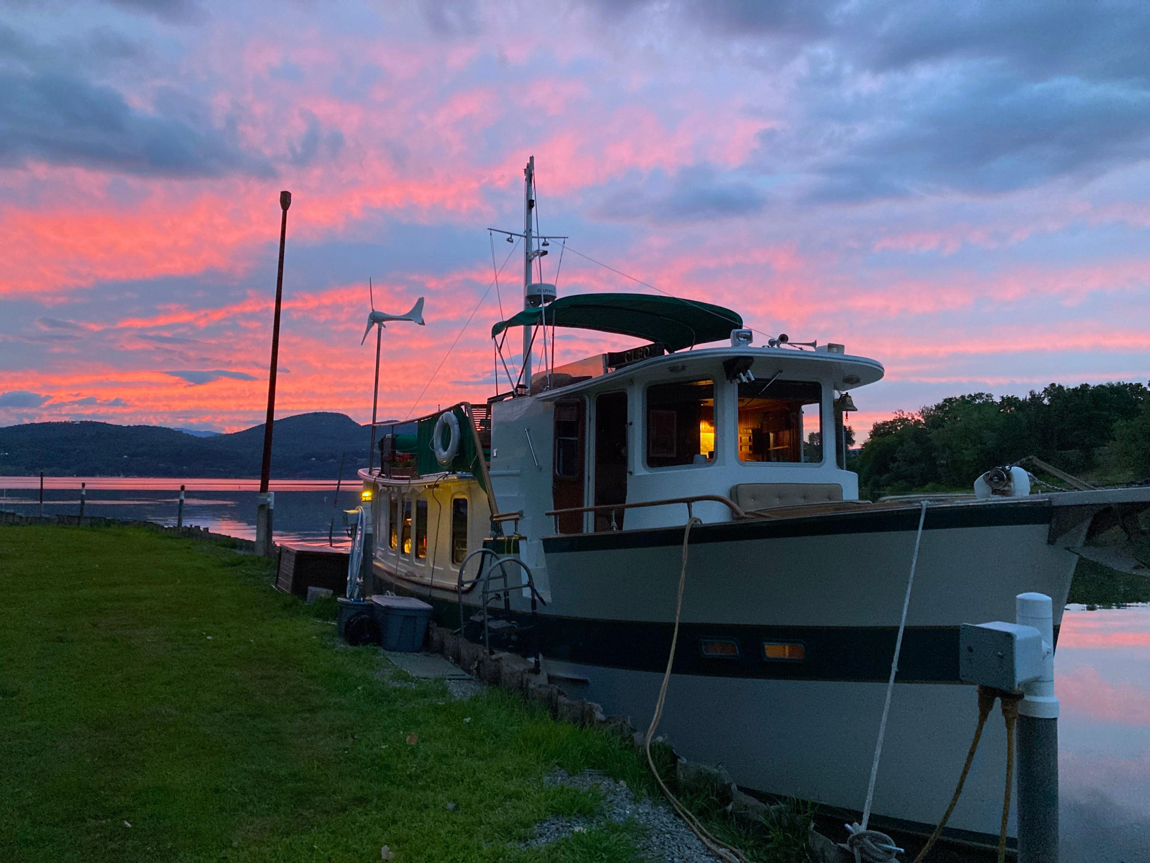 1993 Gozzard 43 Pilgrim Pilothouse Trawler Trålere til salgs- YachtWorld
