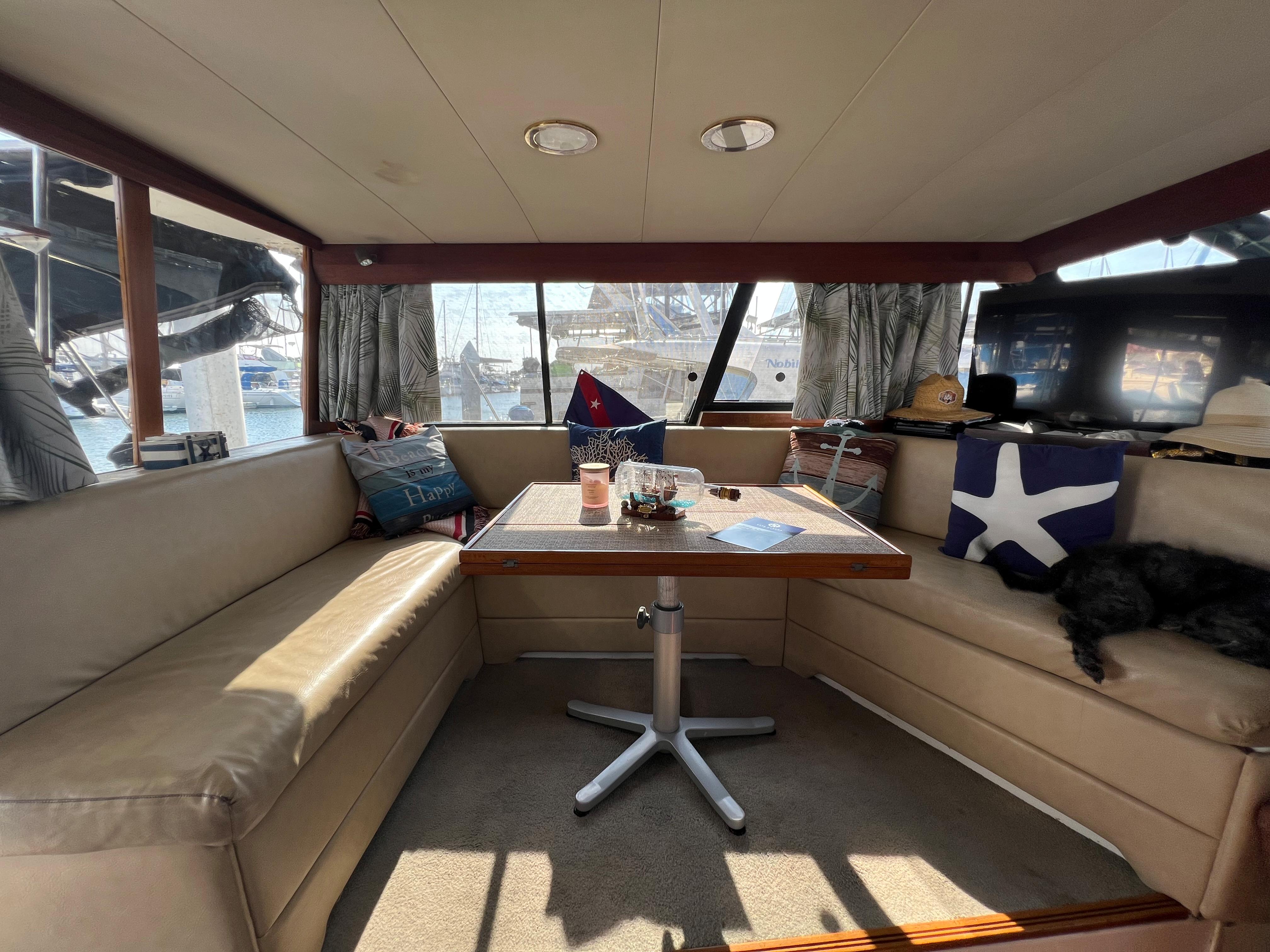 1991 Bayliner 3888 Motoryacht Aft Cabin for sale - YachtWorld