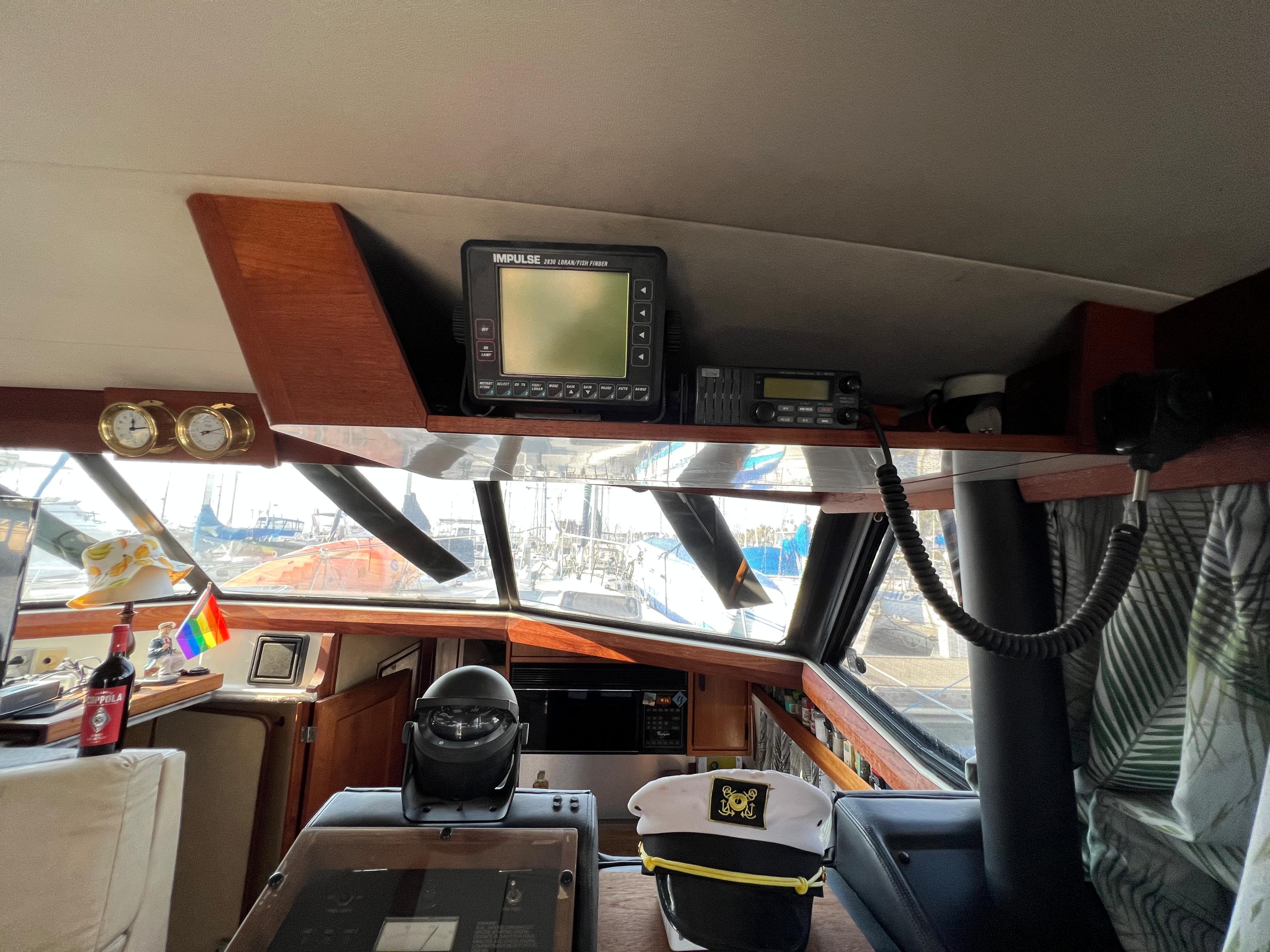 1991 Bayliner 3888 Motoryacht Aft Cabin for sale - YachtWorld