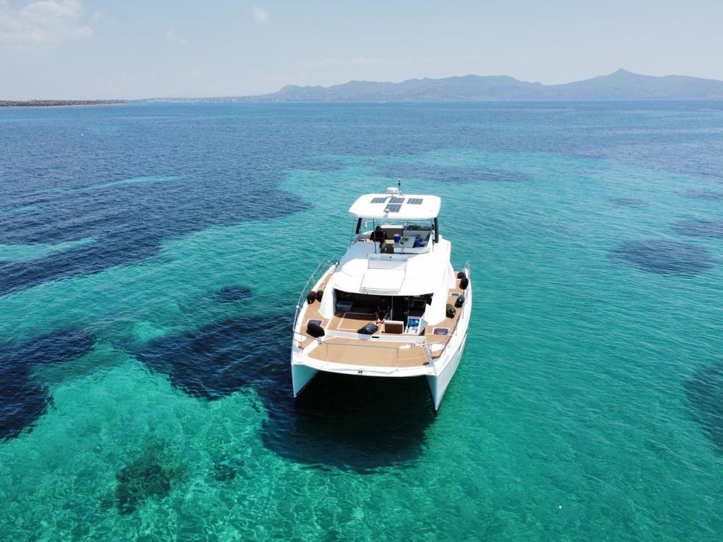 2020 Leopard 43 Powercat Power Catamaran for sale - YachtWorld