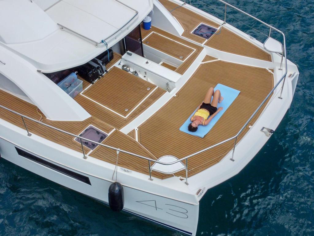 2020 Leopard 43 Powercat Power Catamaran for sale - YachtWorld