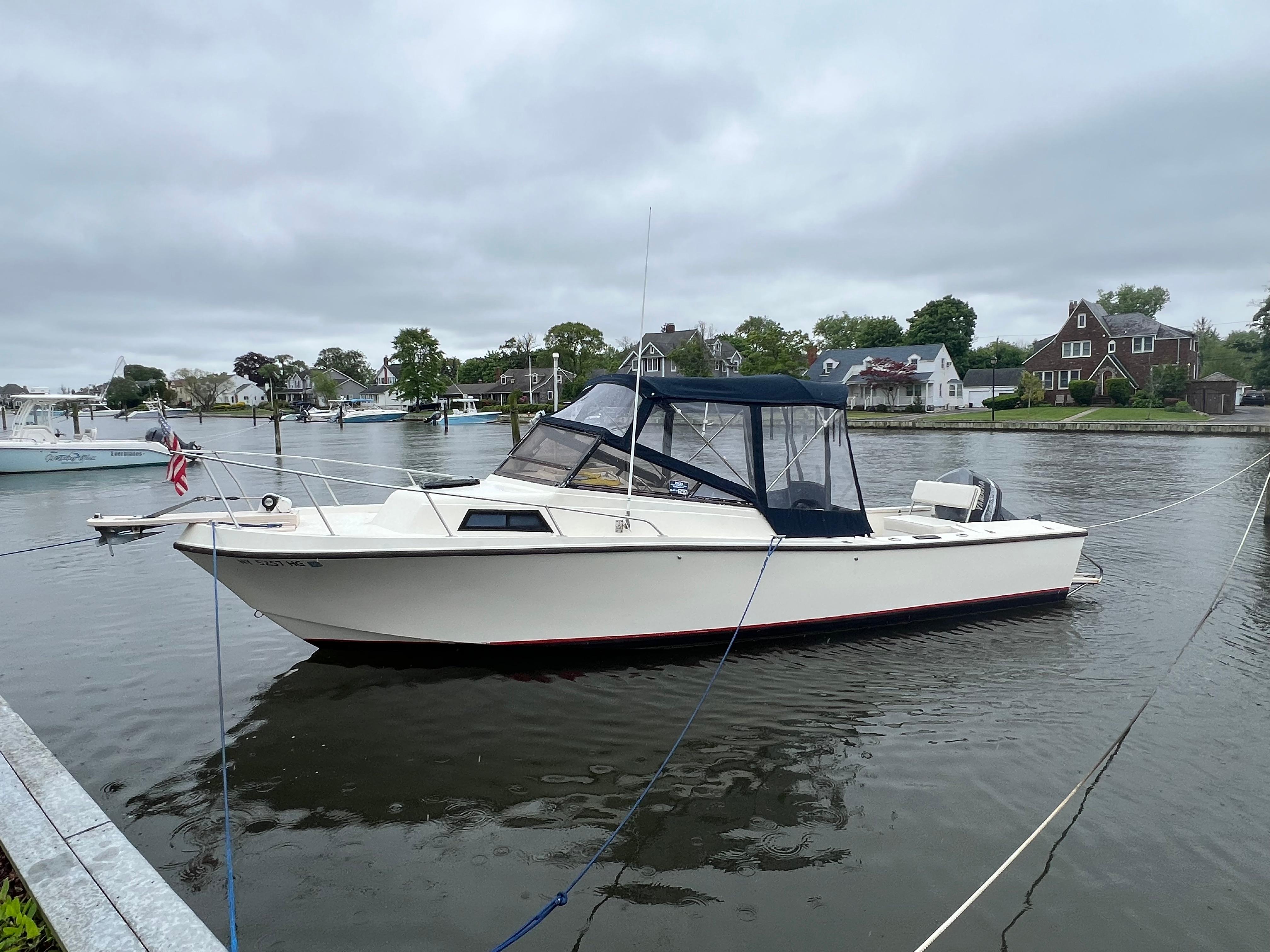 1989 Mako 250 Cuddy Cabin Cuddy Cabin for sale - YachtWorld