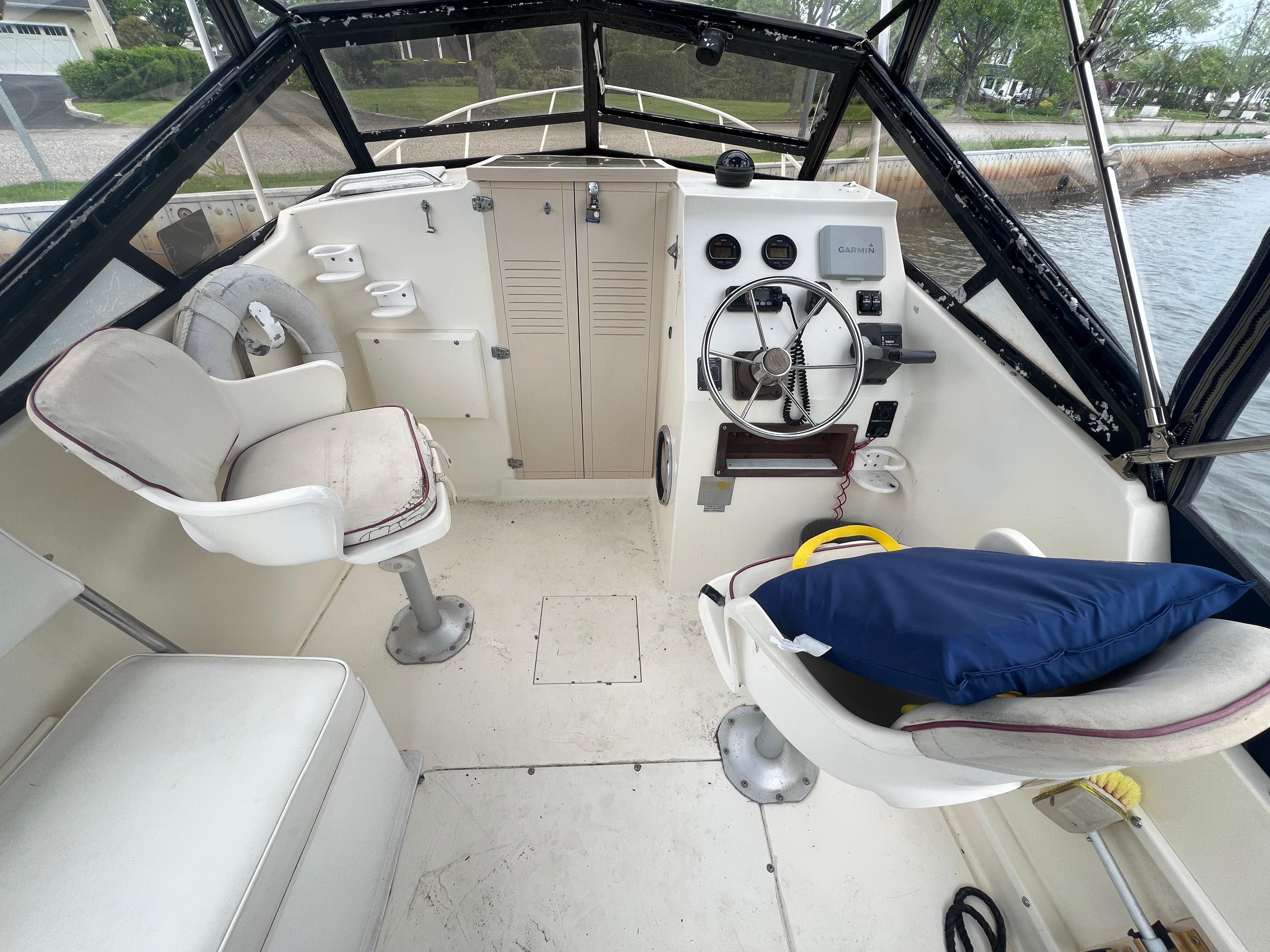 1989 Mako 250 Cuddy Cabin Cuddy Cabin for sale - YachtWorld