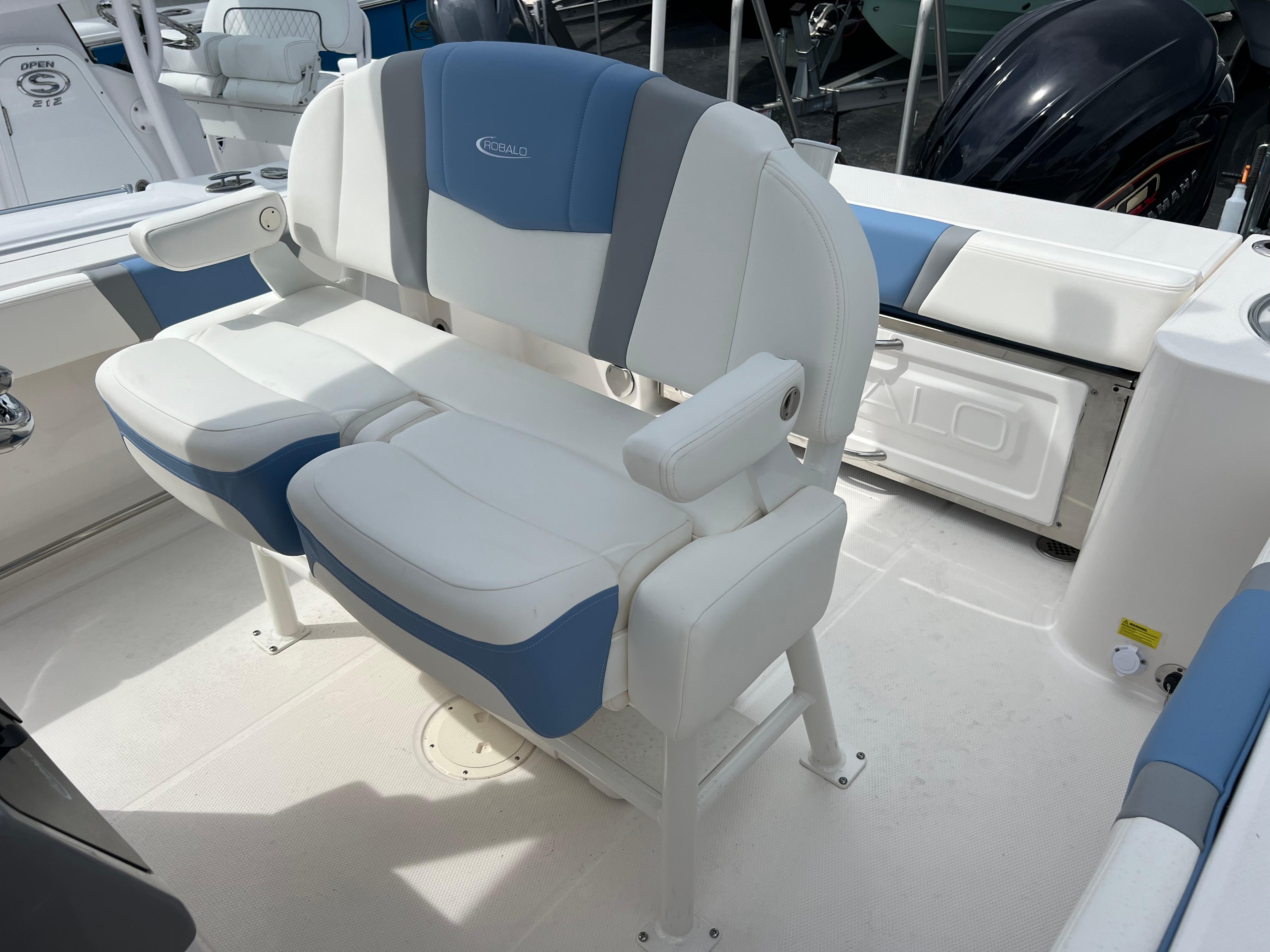 2024 Robalo R230 Center Console Center Console for sale - YachtWorld