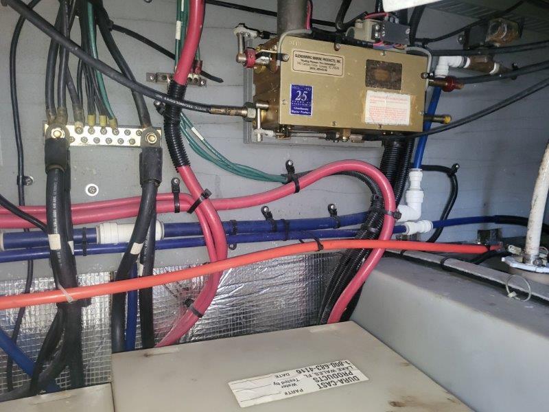 1998 Sea Ray 450 Sundancer Motor Yacht for sale - YachtWorld