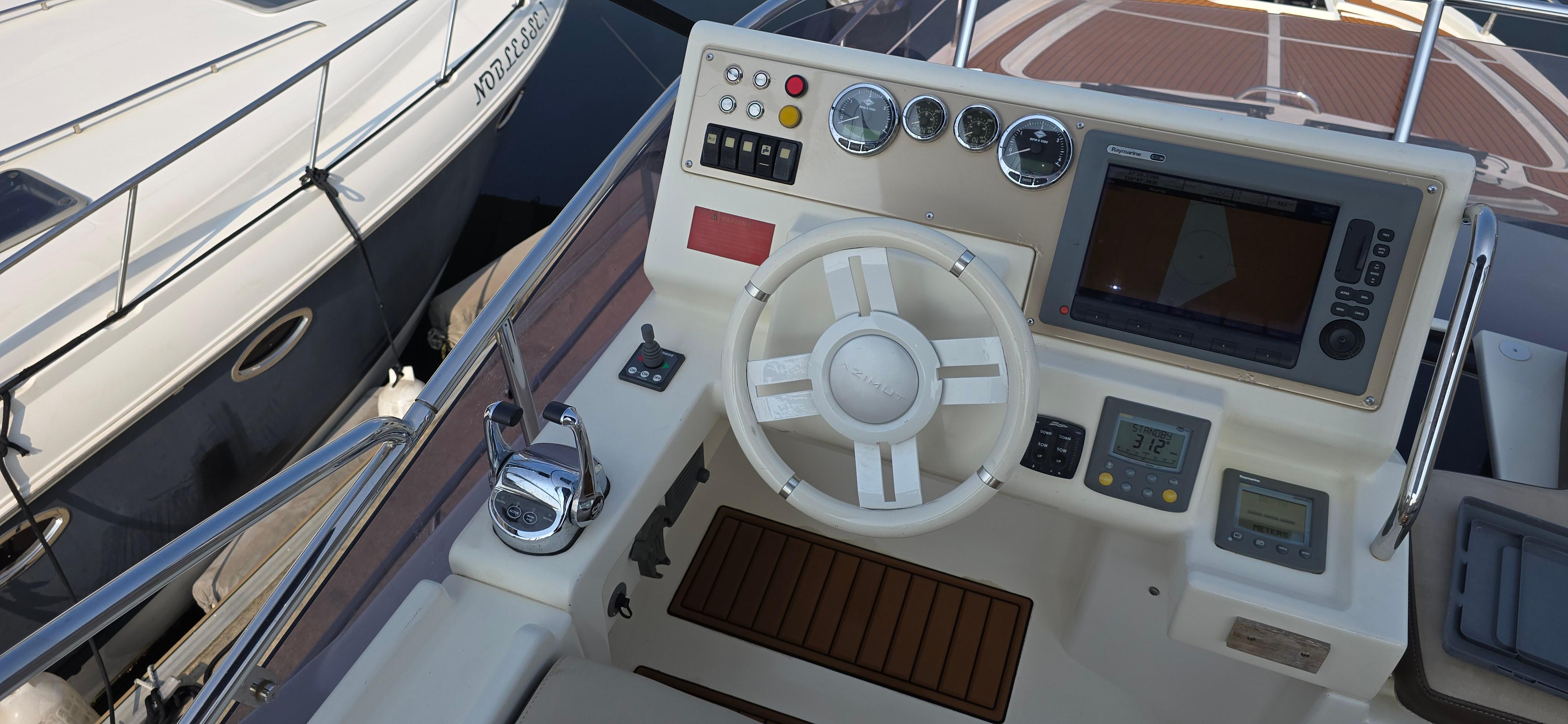 2010 Azimut 38 Cruiser for sale - YachtWorld