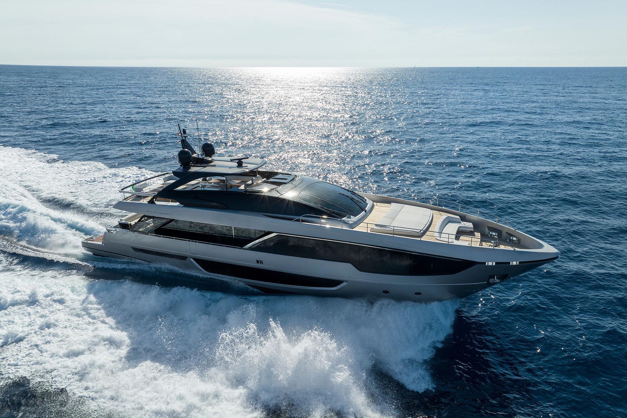 Riva 102 Corsaro Super Flybridge Boot Riva Kaufen - YachtWorld