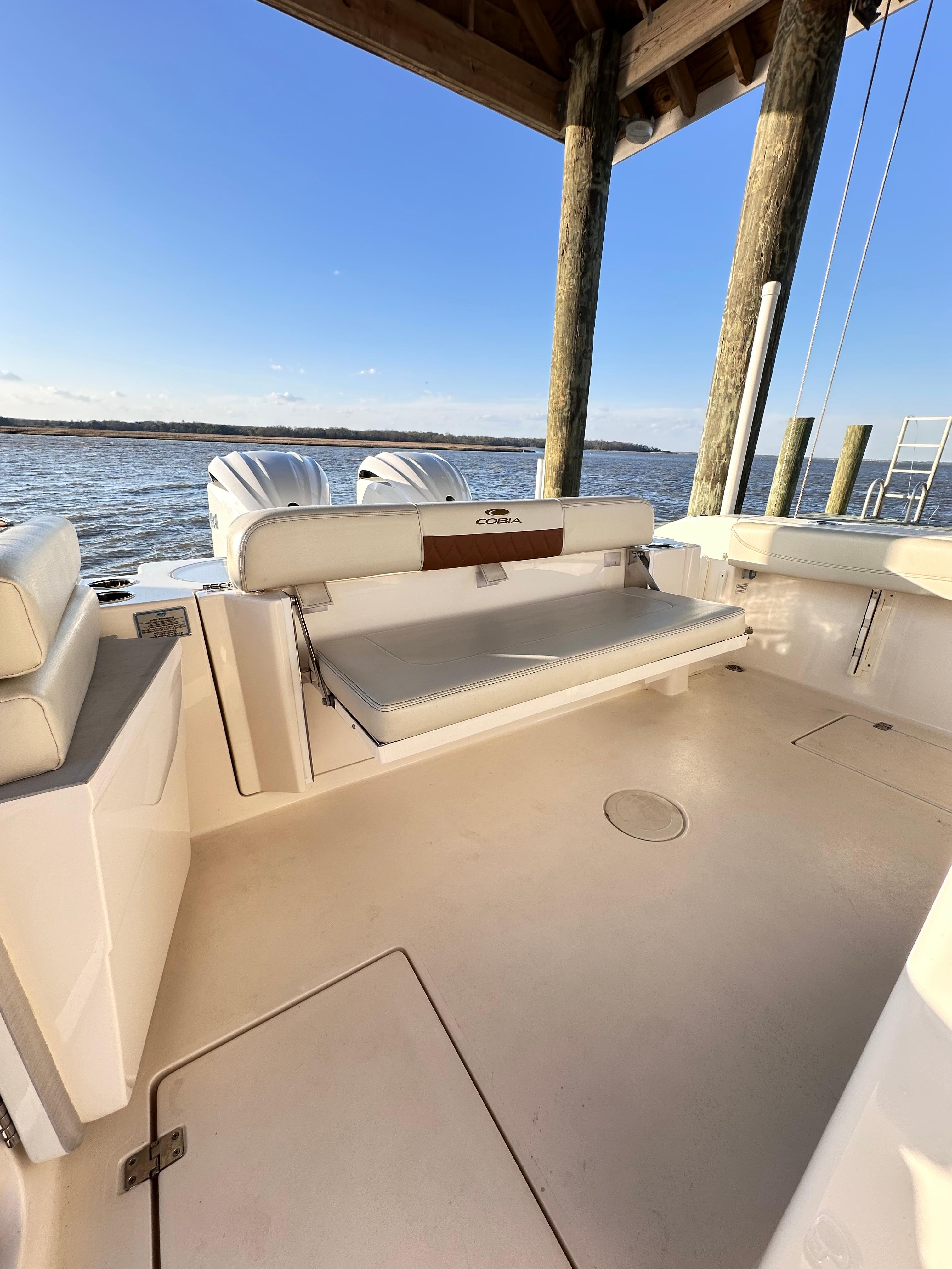 2023 Cobia 301 Center Console Barcos de consola central en venta ...