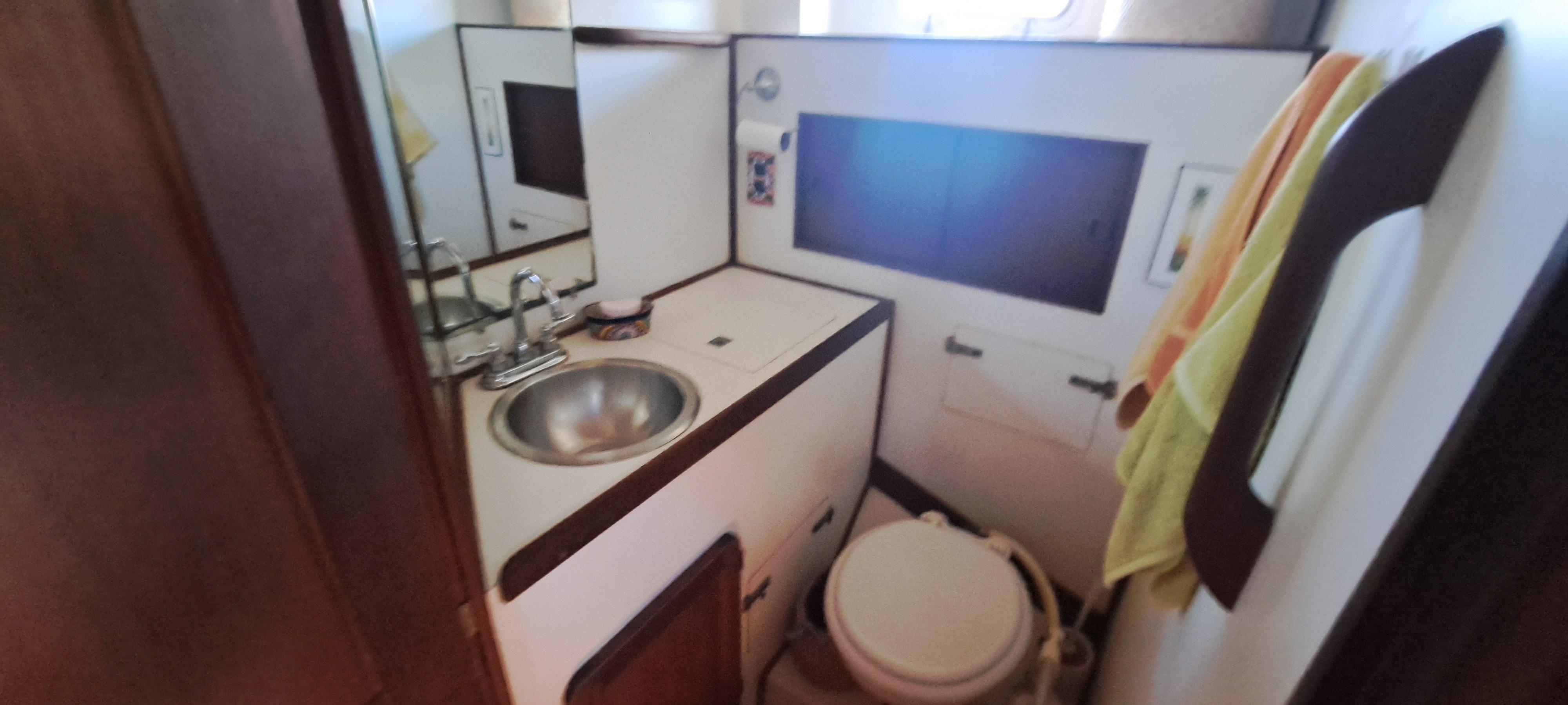 1980 Morgan Pilothouse Motor Sailor Out Island Motor-/seilbåt til salgs ...