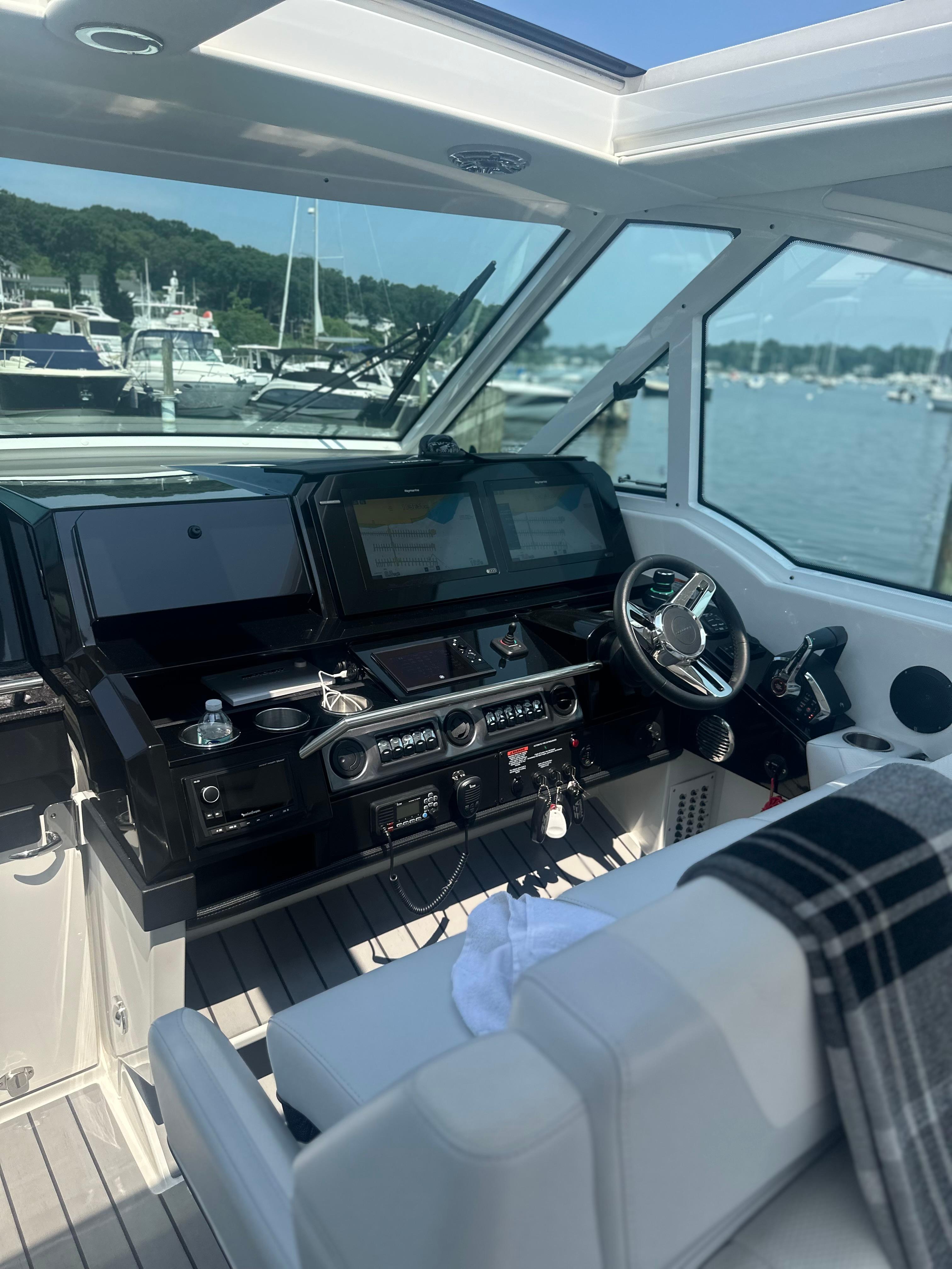 2022 Formula 380 Super Sport Crossover OB Cruiser for sale - YachtWorld