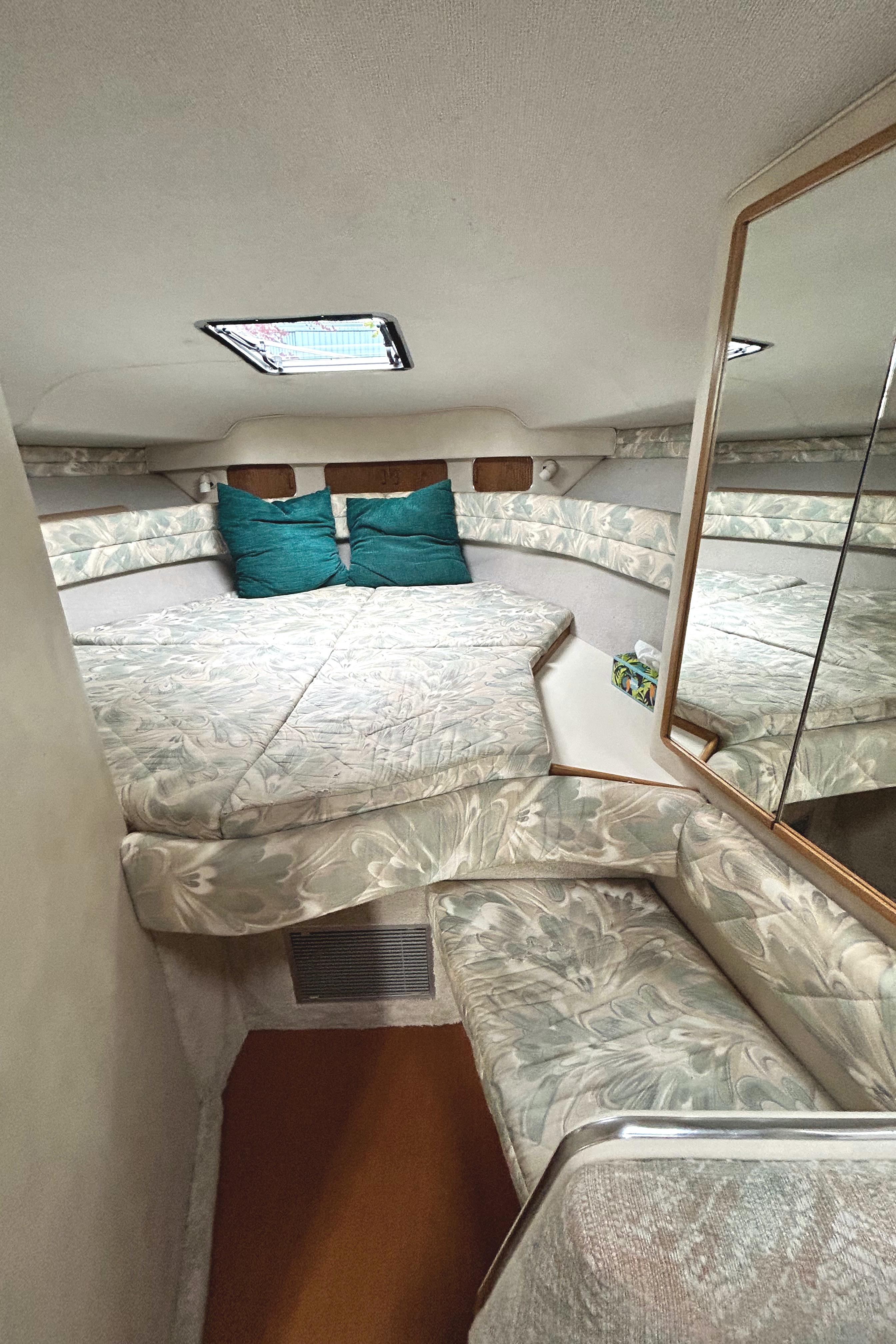 1993 Sea Ray 330 Express Cruiser Express Cruiser for sale - YachtWorld