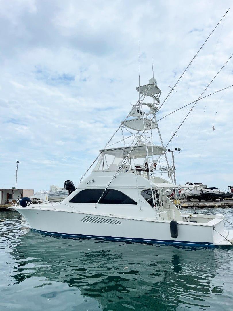 2004 Viking 48 Convertible Convertible for sale - YachtWorld