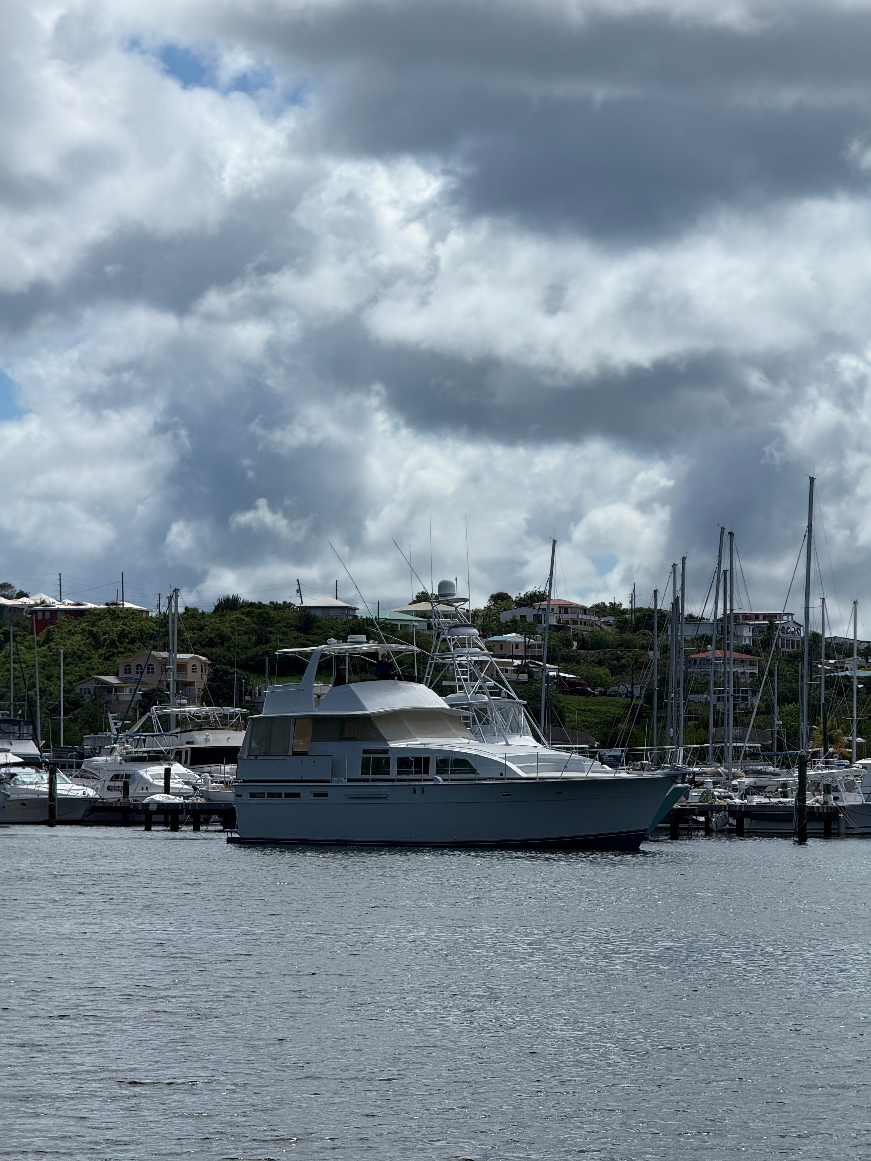 1980 Bertram 58 Motor Yacht Yläohjaamo myytävät - YachtWorld