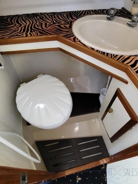 1989 Cruiser Vee Express Motor Yacht for sale - YachtWorld