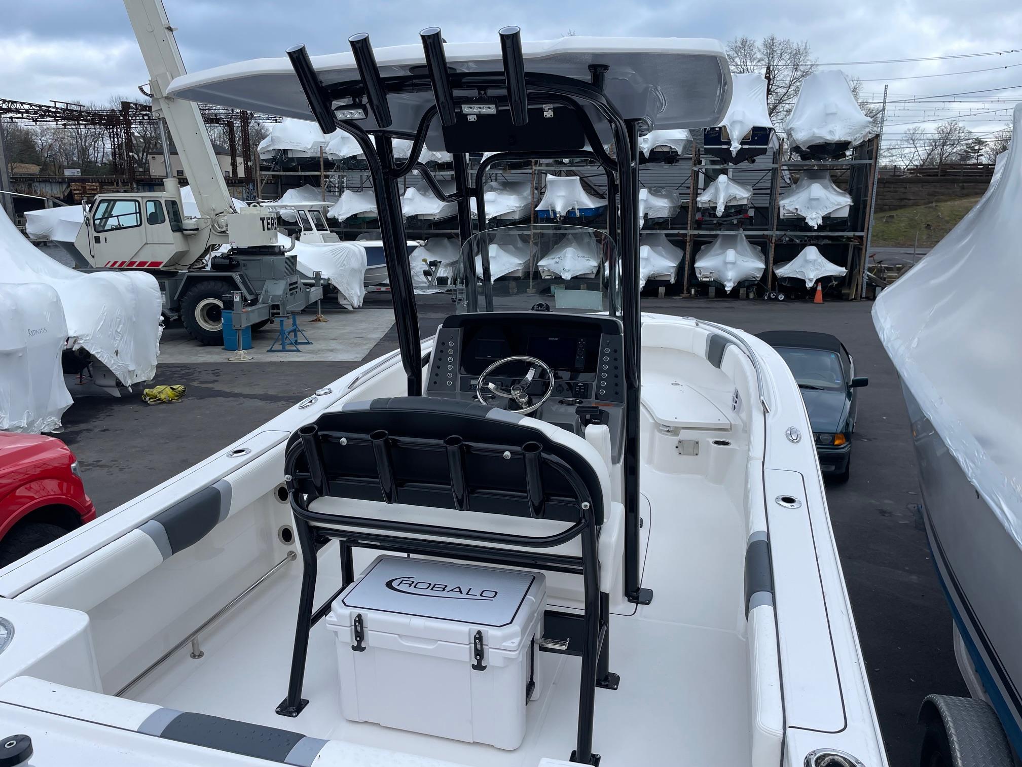 2024 Robalo R230 Center Console Barche a console centrale in vendita ...