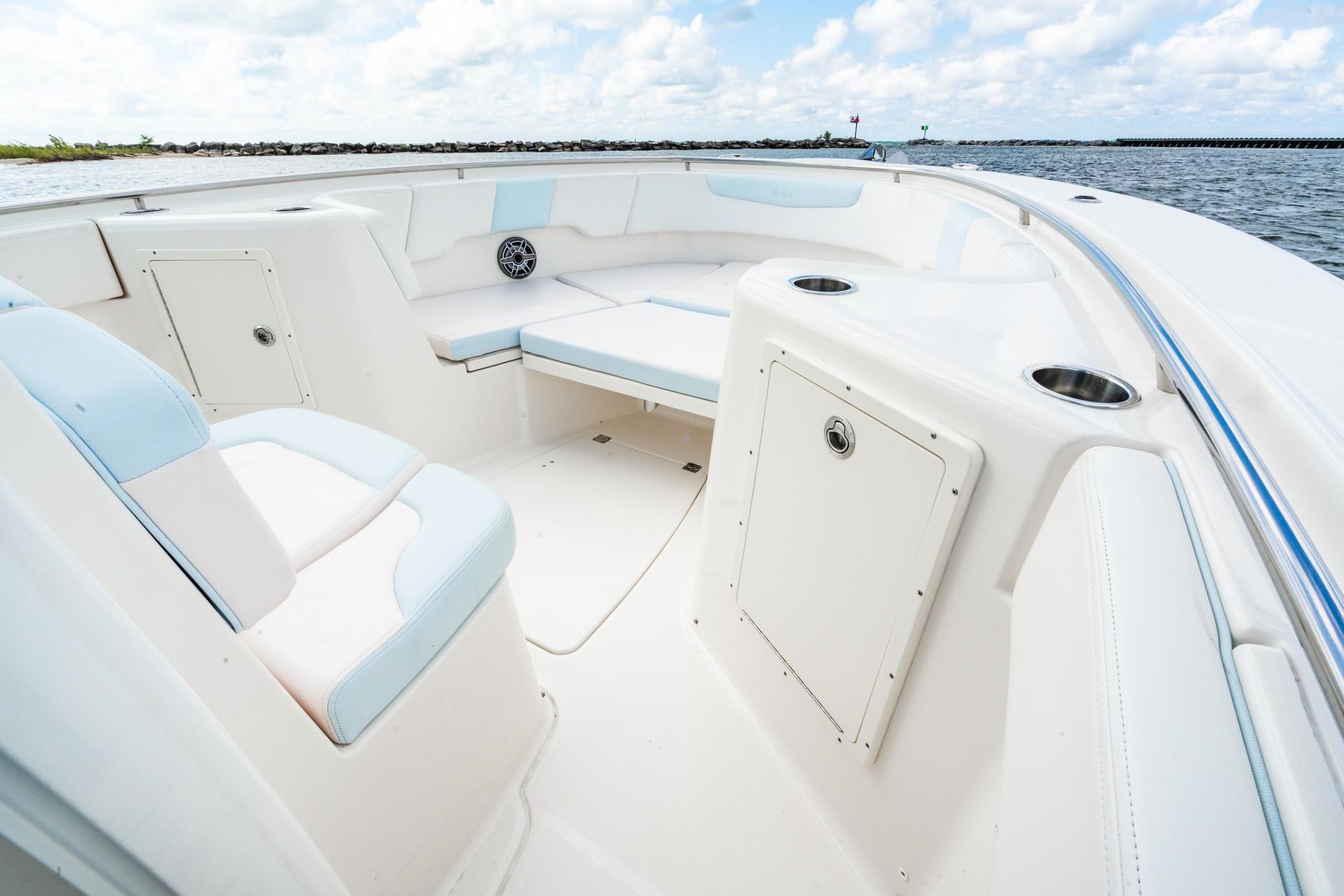2020 Robalo R302 Center Console - Weber Yachts