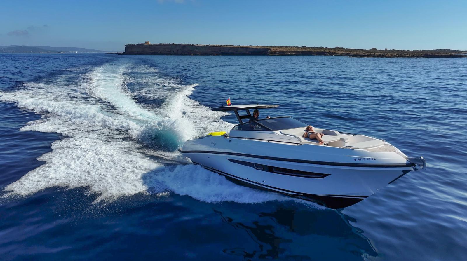 Used Rio Yachts Daytona 35 in Alicante - iNautia