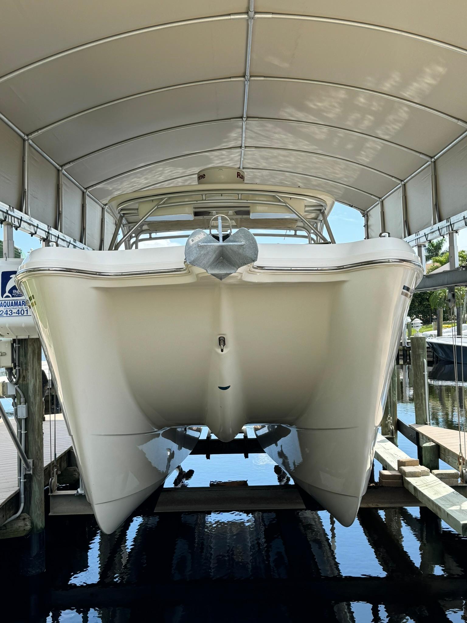 2013 World Cat 290 DC Power Catamaran for sale - YachtWorld