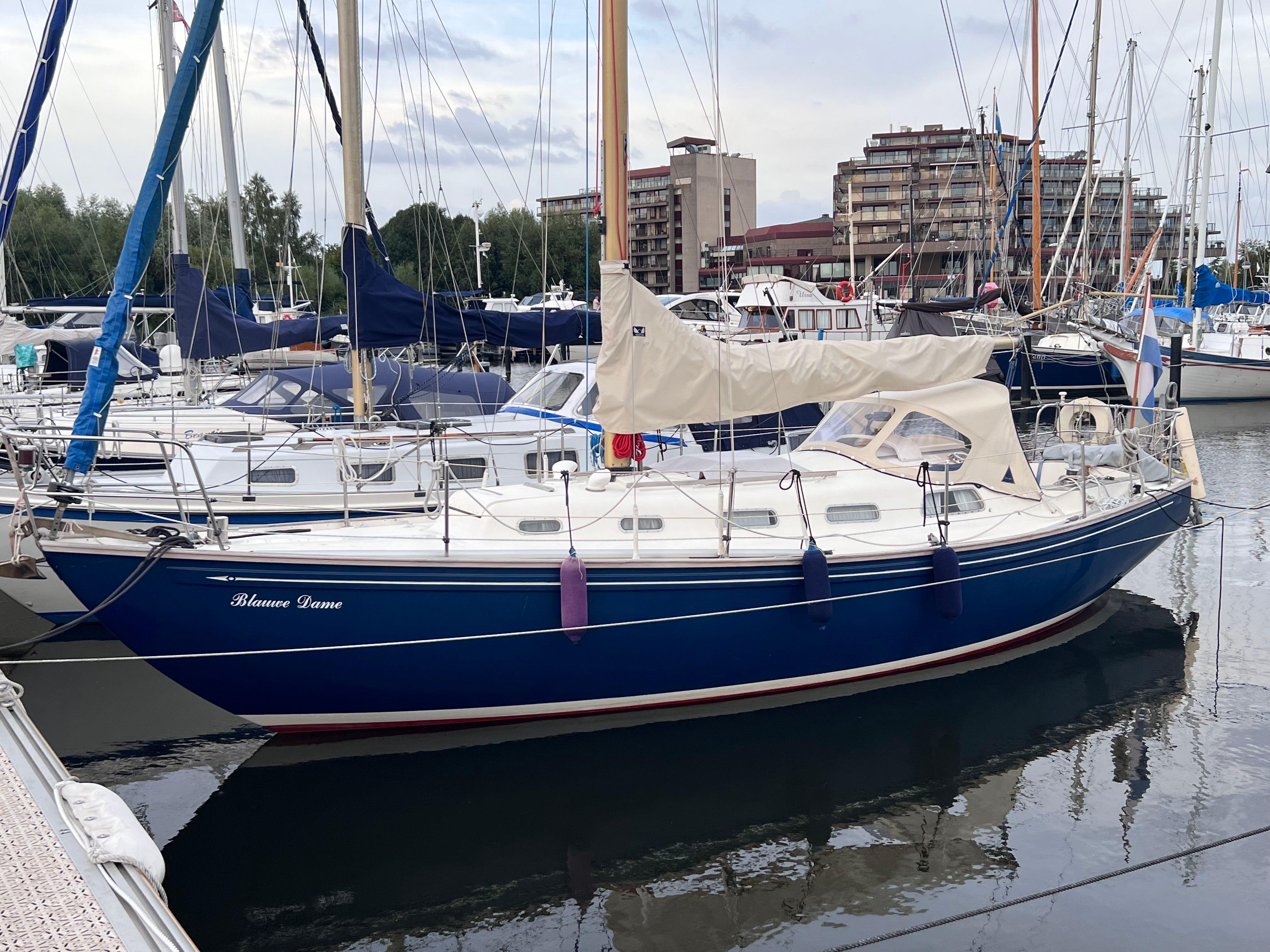 Tweedehands 1978 Rival 32 | YachtFocus