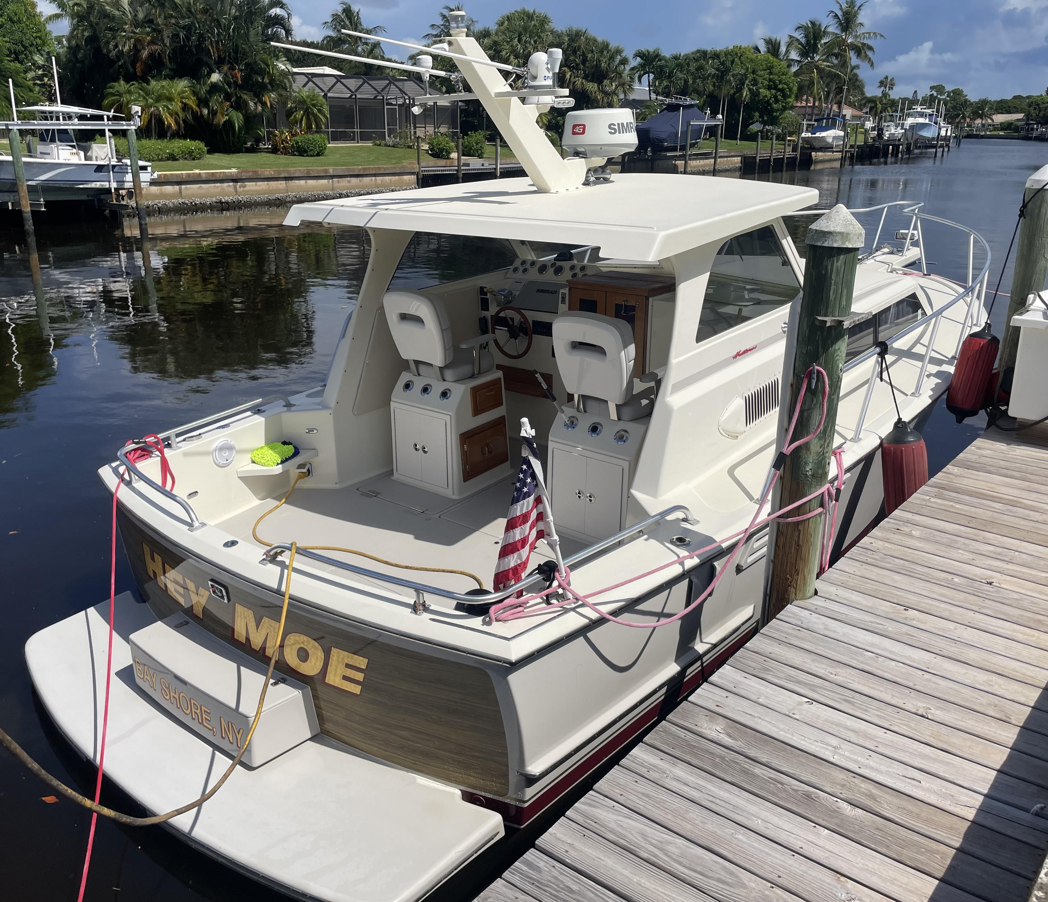 1967 Hatteras 28 CRUISER Matkaveneet myytävät - YachtWorld