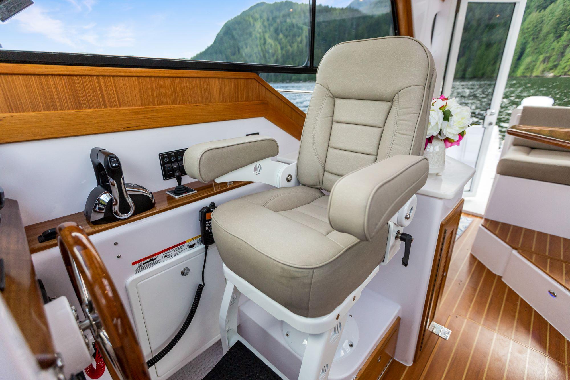 2022 True North 34 Outboard Express Cruiser for sale - YachtWorld