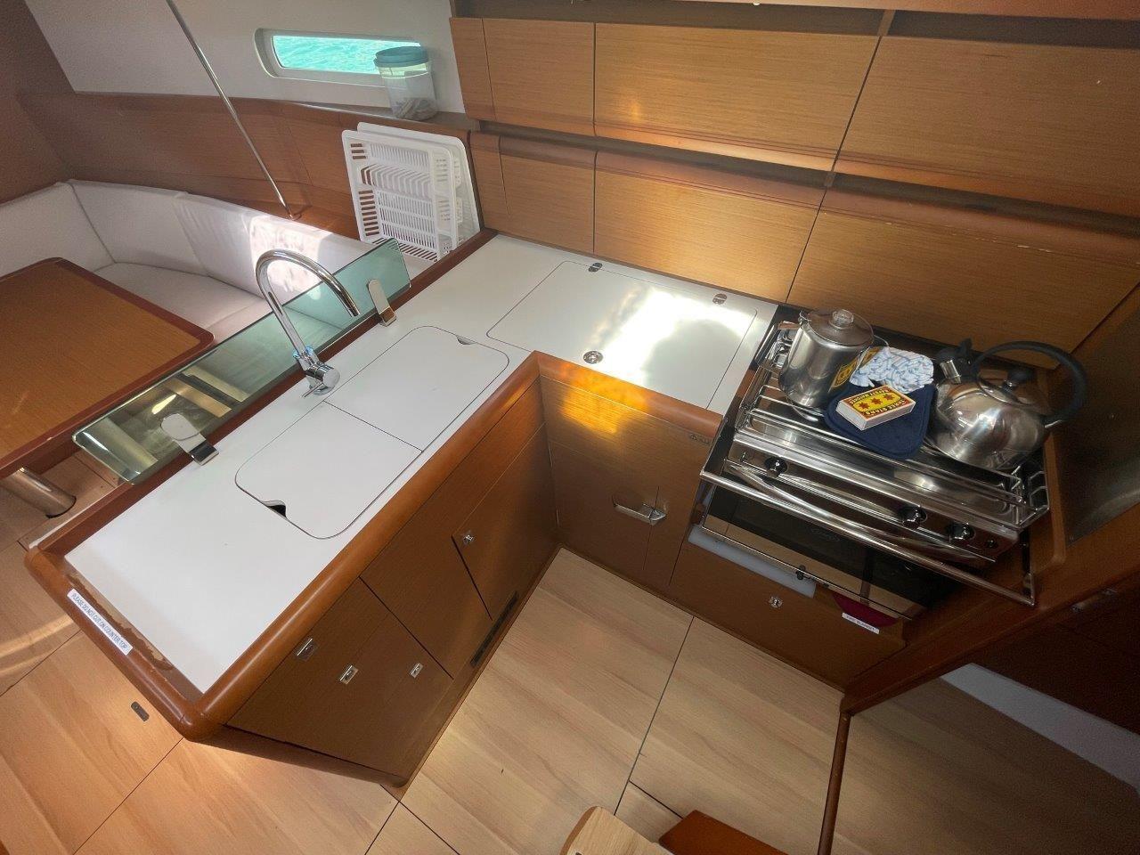 2019 Jeanneau Sun Odyssey 389 Cruiser for sale - YachtWorld