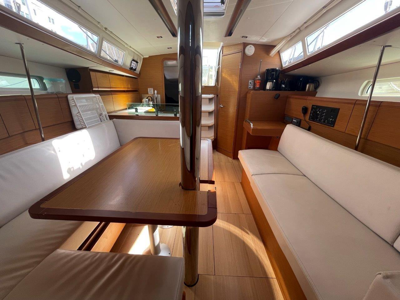 2019 Jeanneau Sun Odyssey 389 Cruiser for sale - YachtWorld