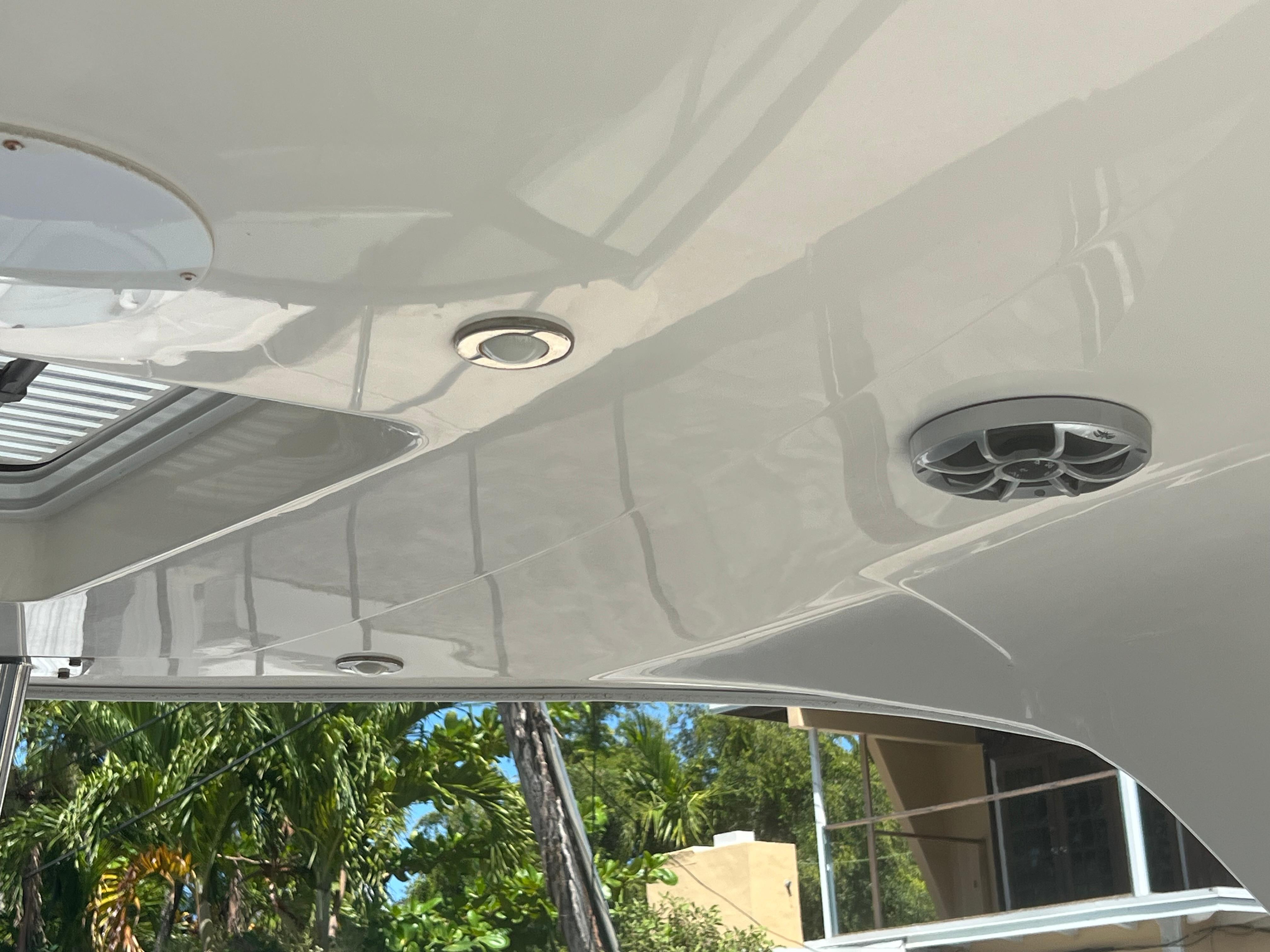 2014 Monterey 320 Sport Yacht Cruiser for sale - YachtWorld