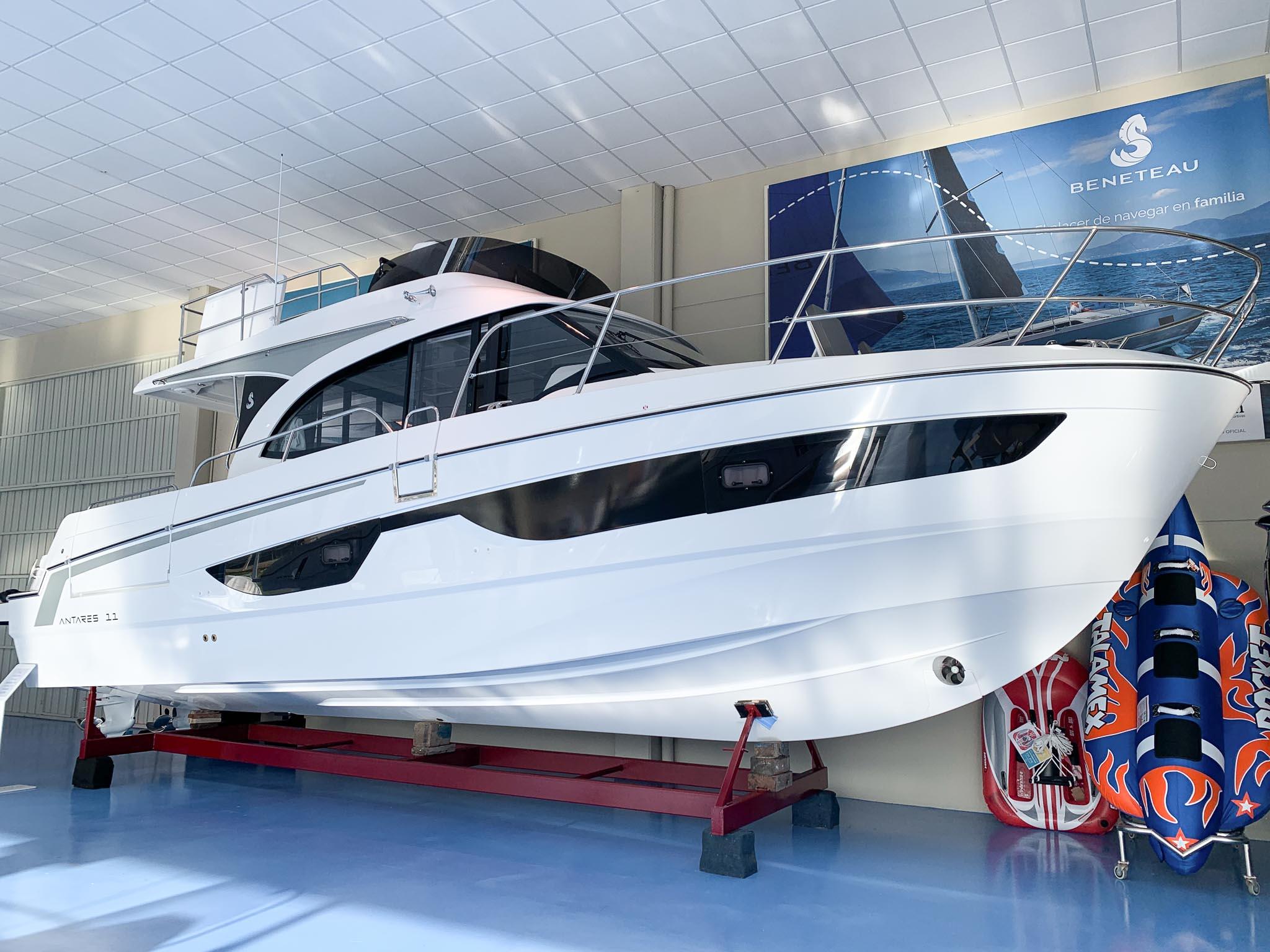 Beneteau Antares 11 OB FLY Neu in Tarragona - iNautia