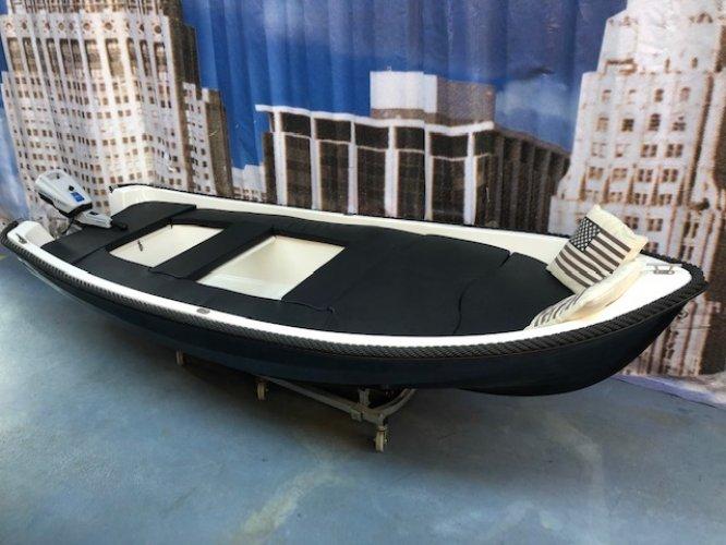 Gentle 430 De Luxe | 2023 | 4m | Boatshop24 Gentle 430 De Luxe | 2023 | 4m | Boatshop24