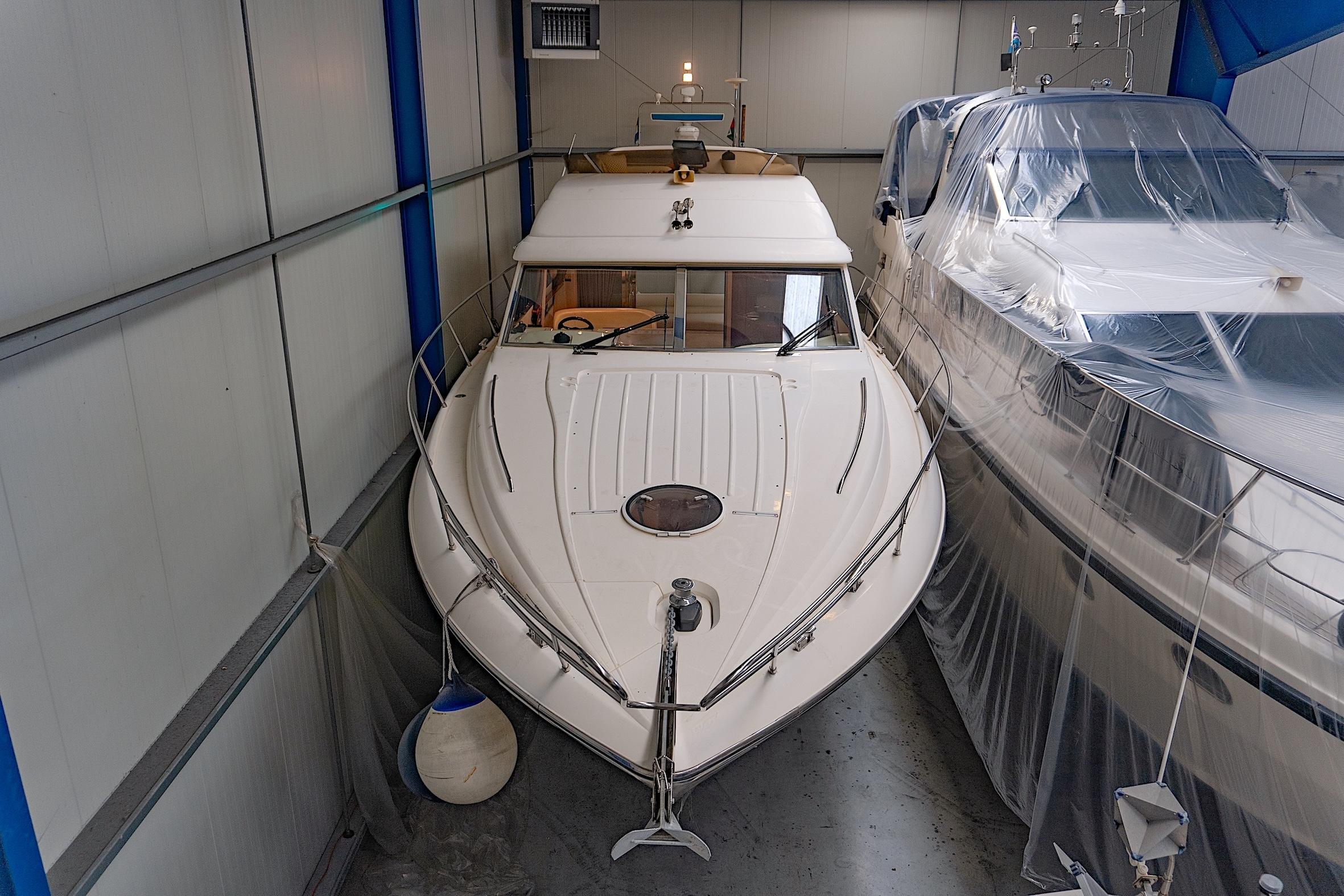 1997 Princess 420 Moottorijahdit myytävät - YachtWorld