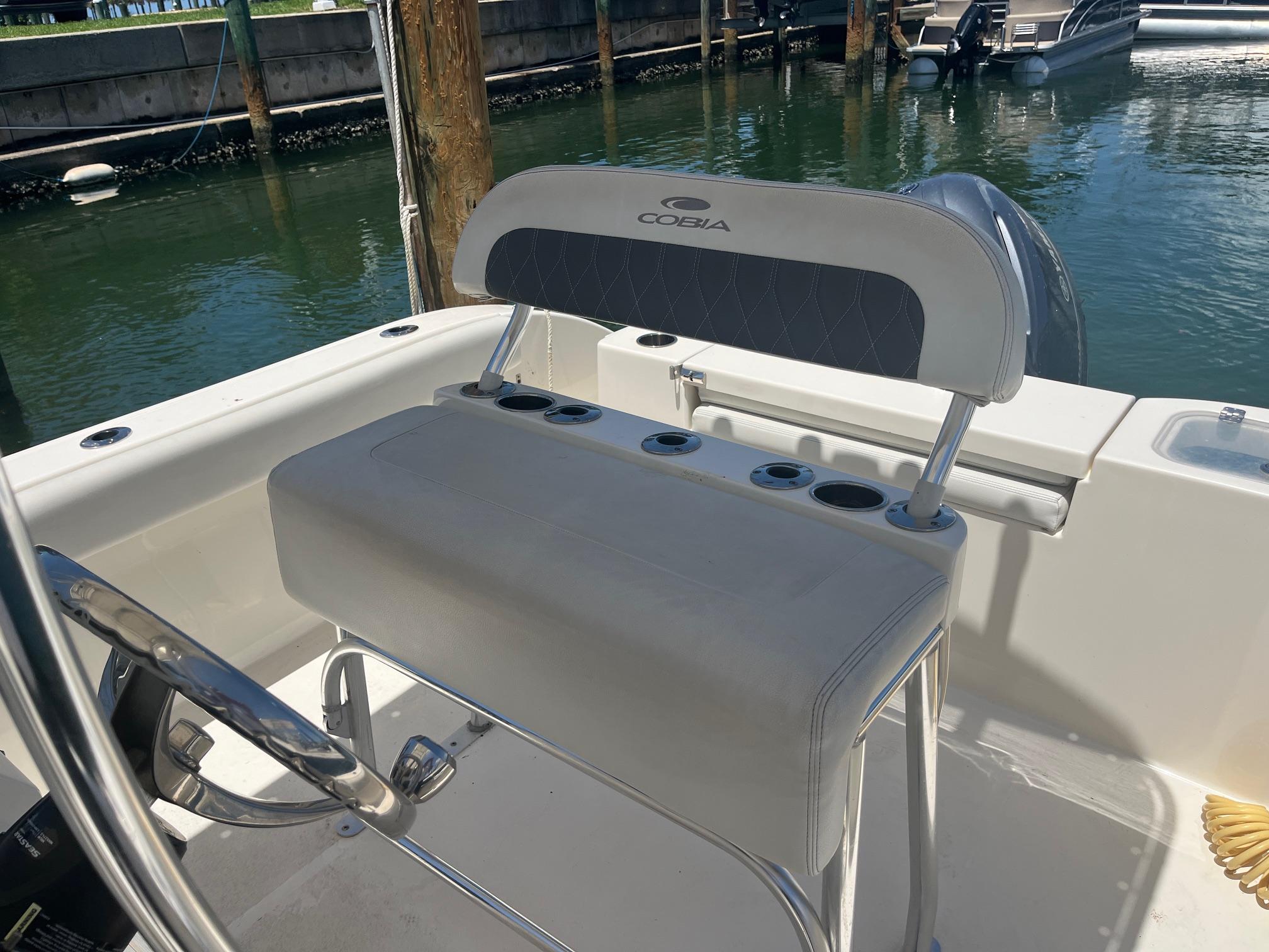 2023 Cobia 220 Center Console Center Console for sale - YachtWorld