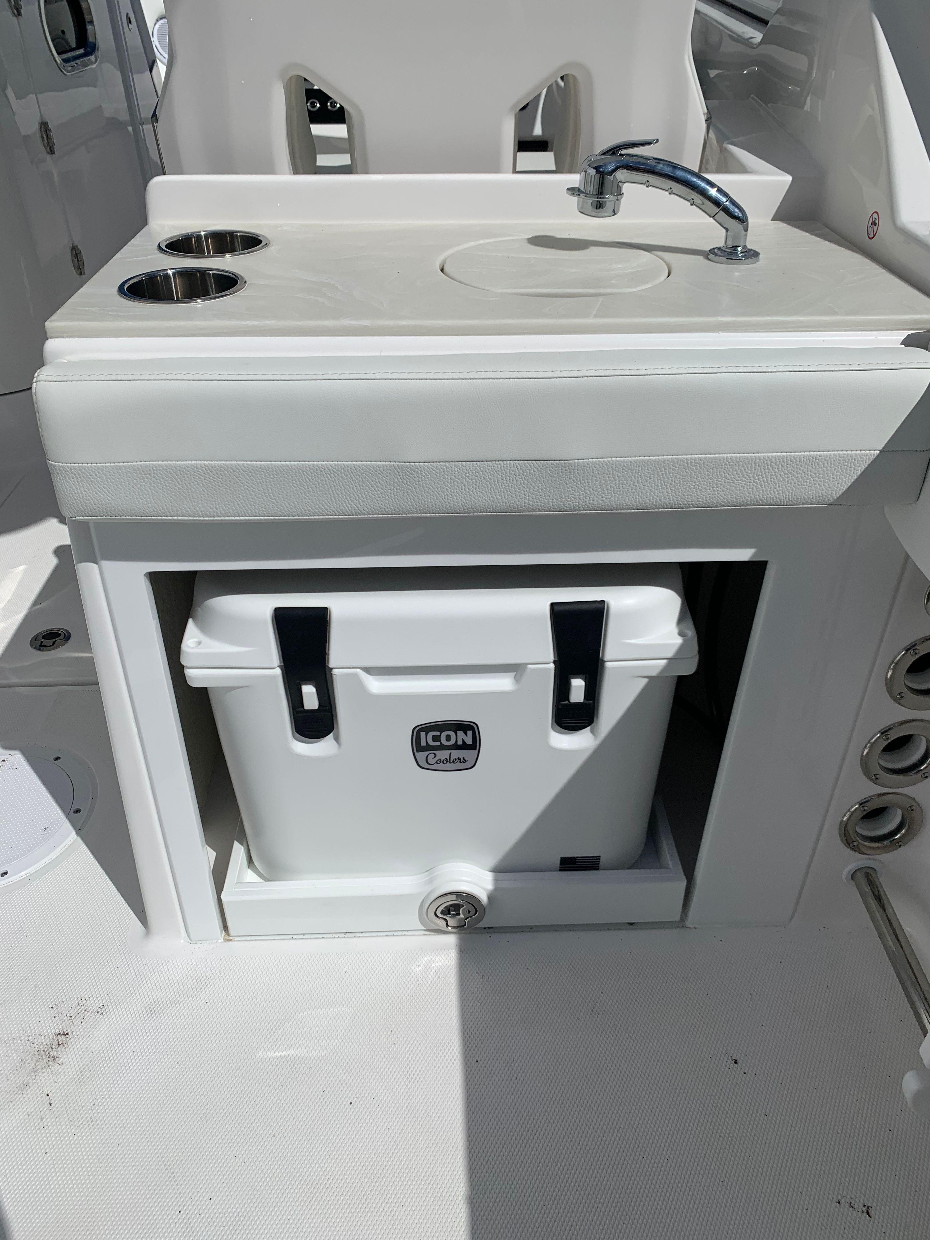 2023 Edgewater 248CX Crossover Bowrider for sale - YachtWorld