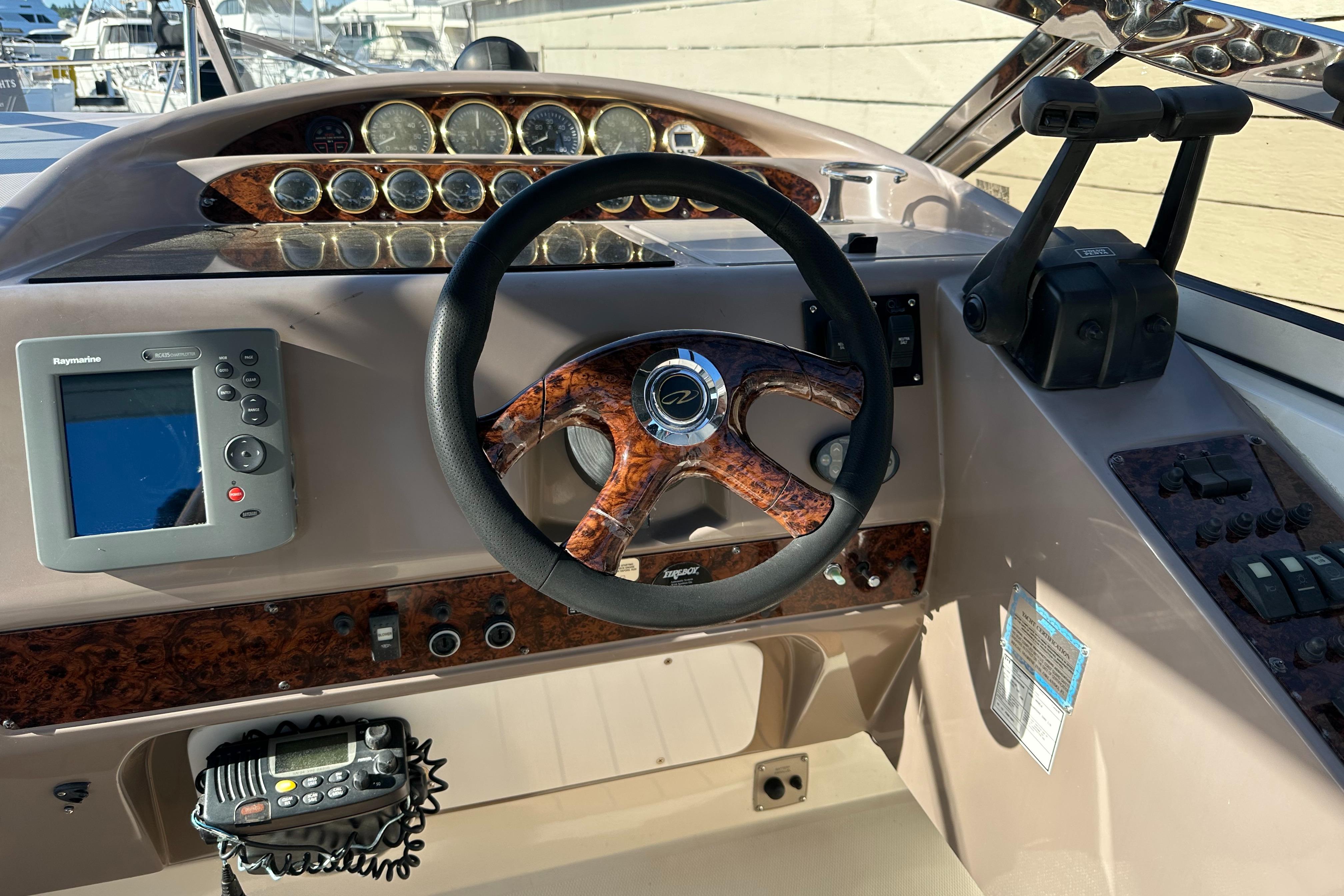 2003 Regal 3260 Commodore Express Cruiser for sale - YachtWorld