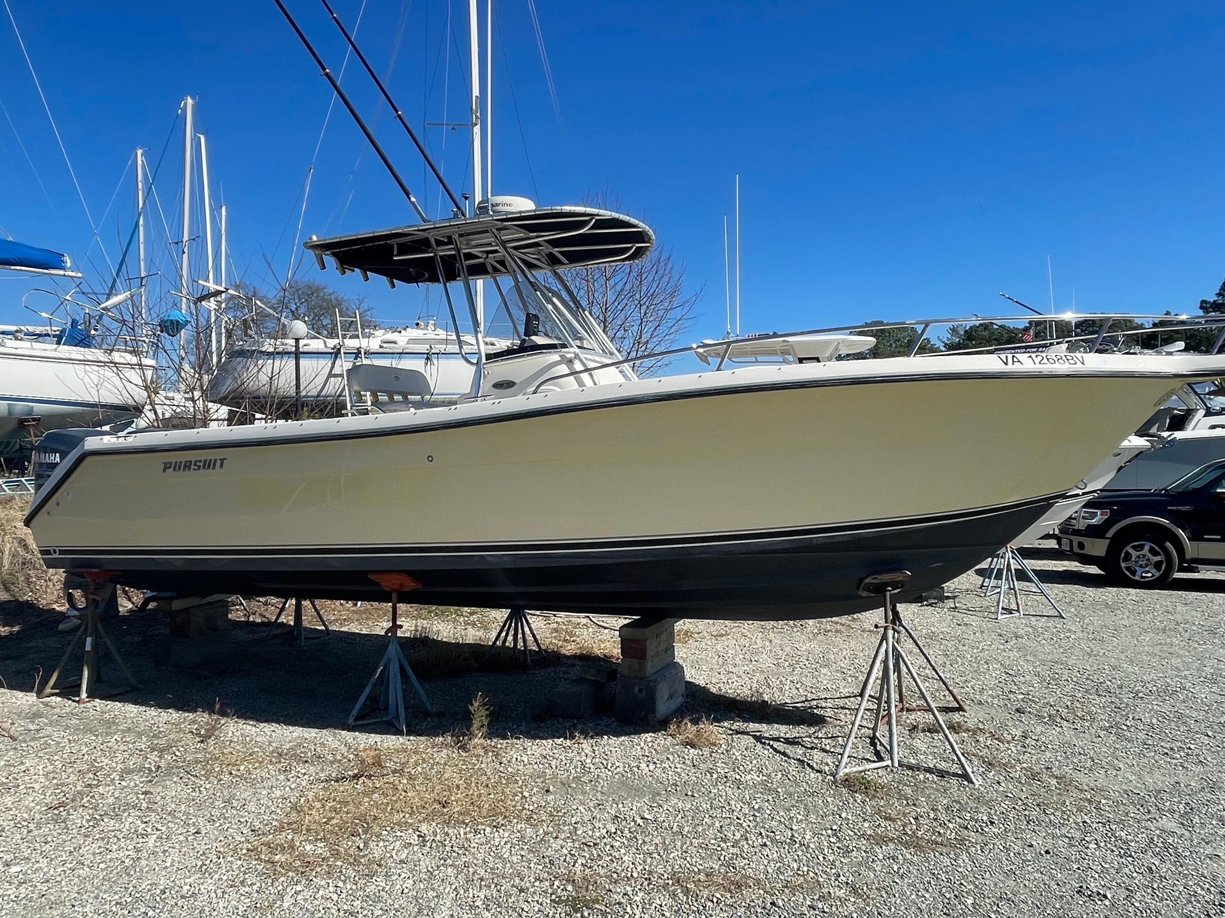 2004 Pursuit 2670 Cuddy Console Centre Console for sale - YachtWorld