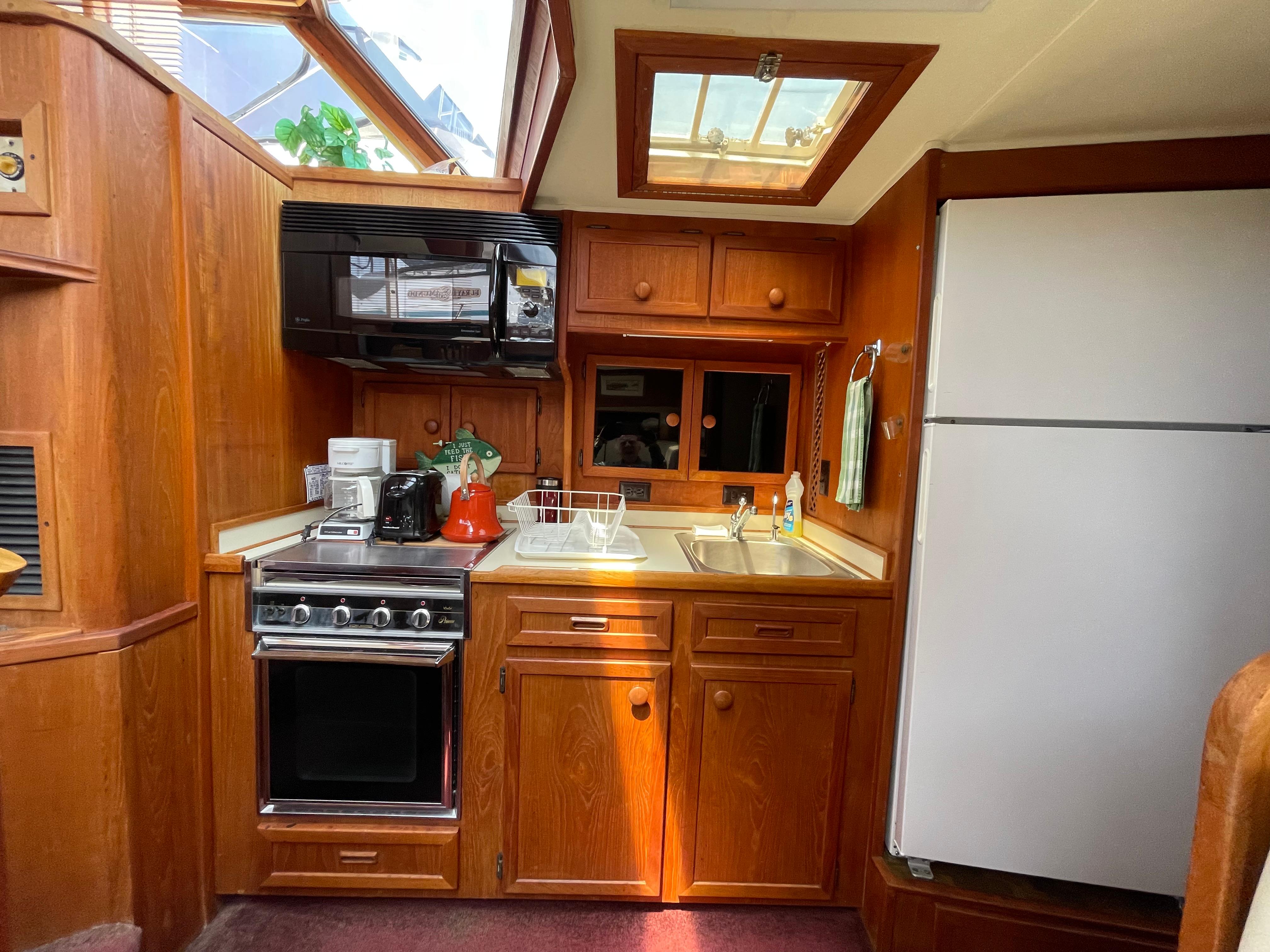 1983 Uniflite 42 Aft Cabin Aft Cabin for sale - YachtWorld