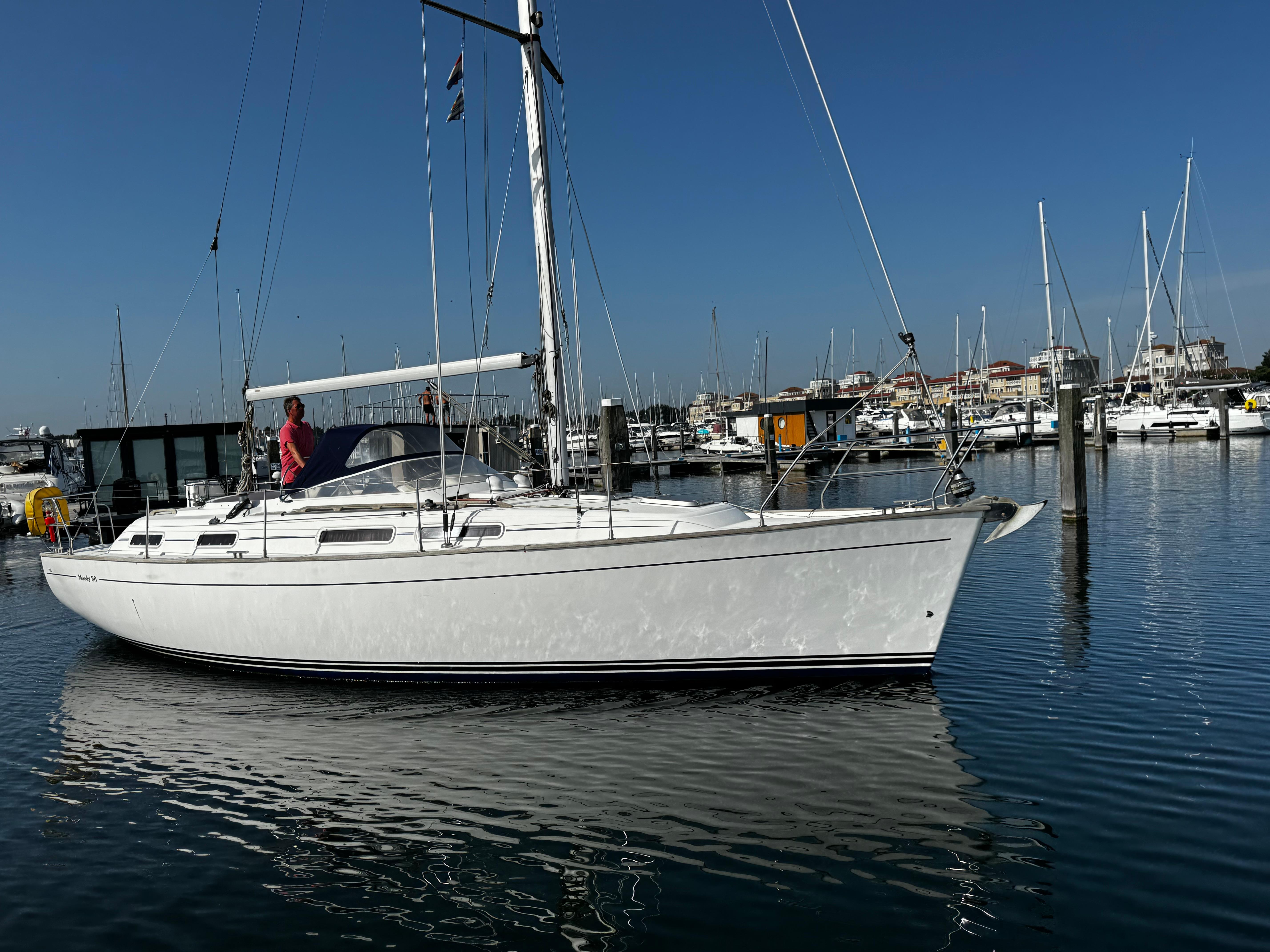 1996 Moody 36 CC Centre Cockpit for sale - YachtWorld